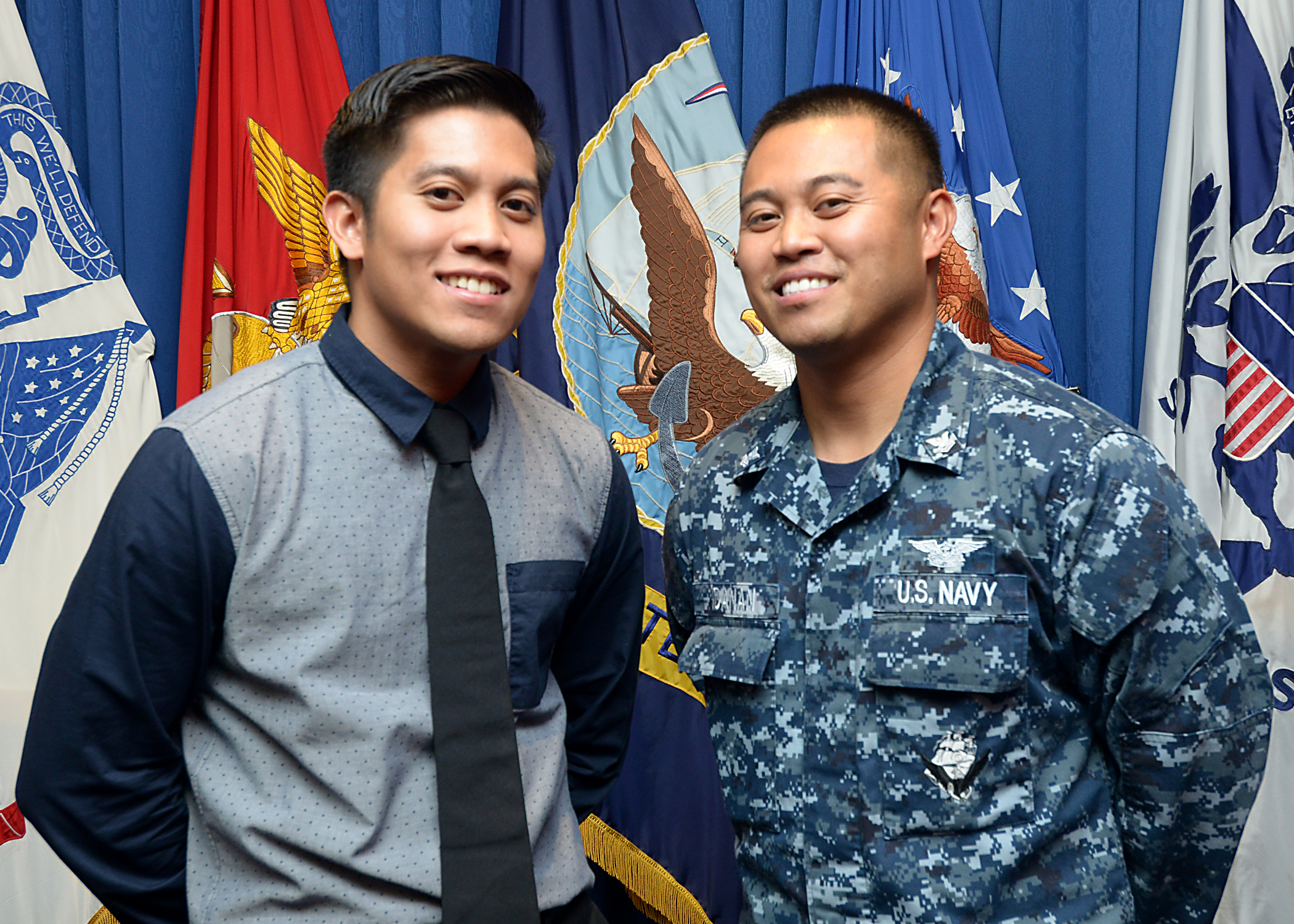 Recruiter Helps Brother Enlist in the Navy > United States Navy > News ...