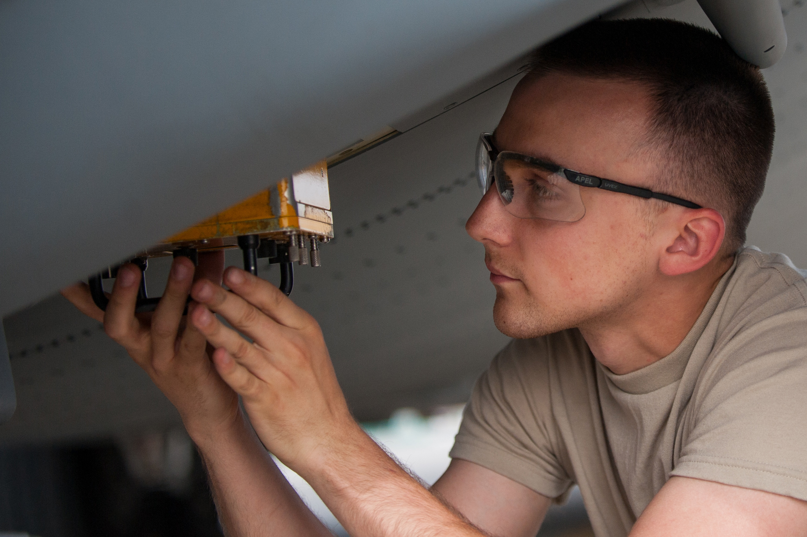 C-130 maintainers keep the mission going > U.S. Air Forces Central > Display