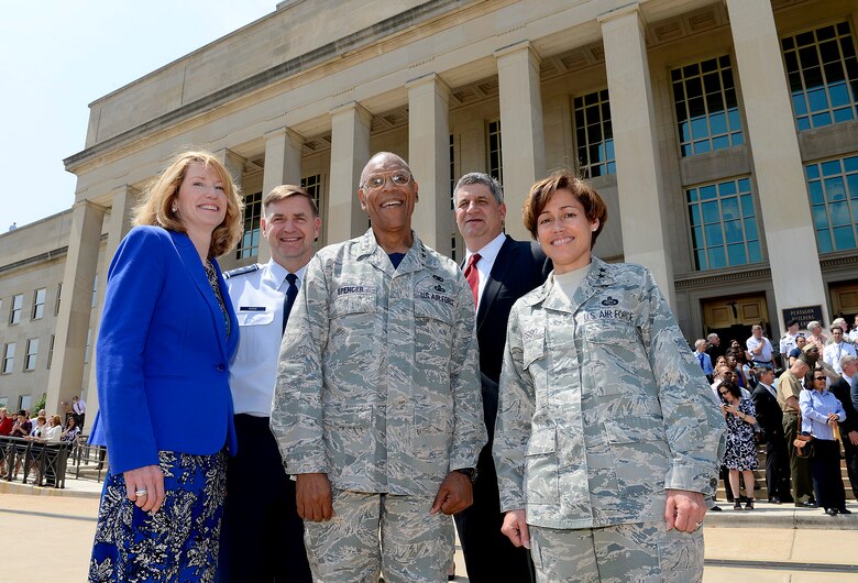 Nation honors WWII vets on V-E Day anniversary > U.S. Air Force ...