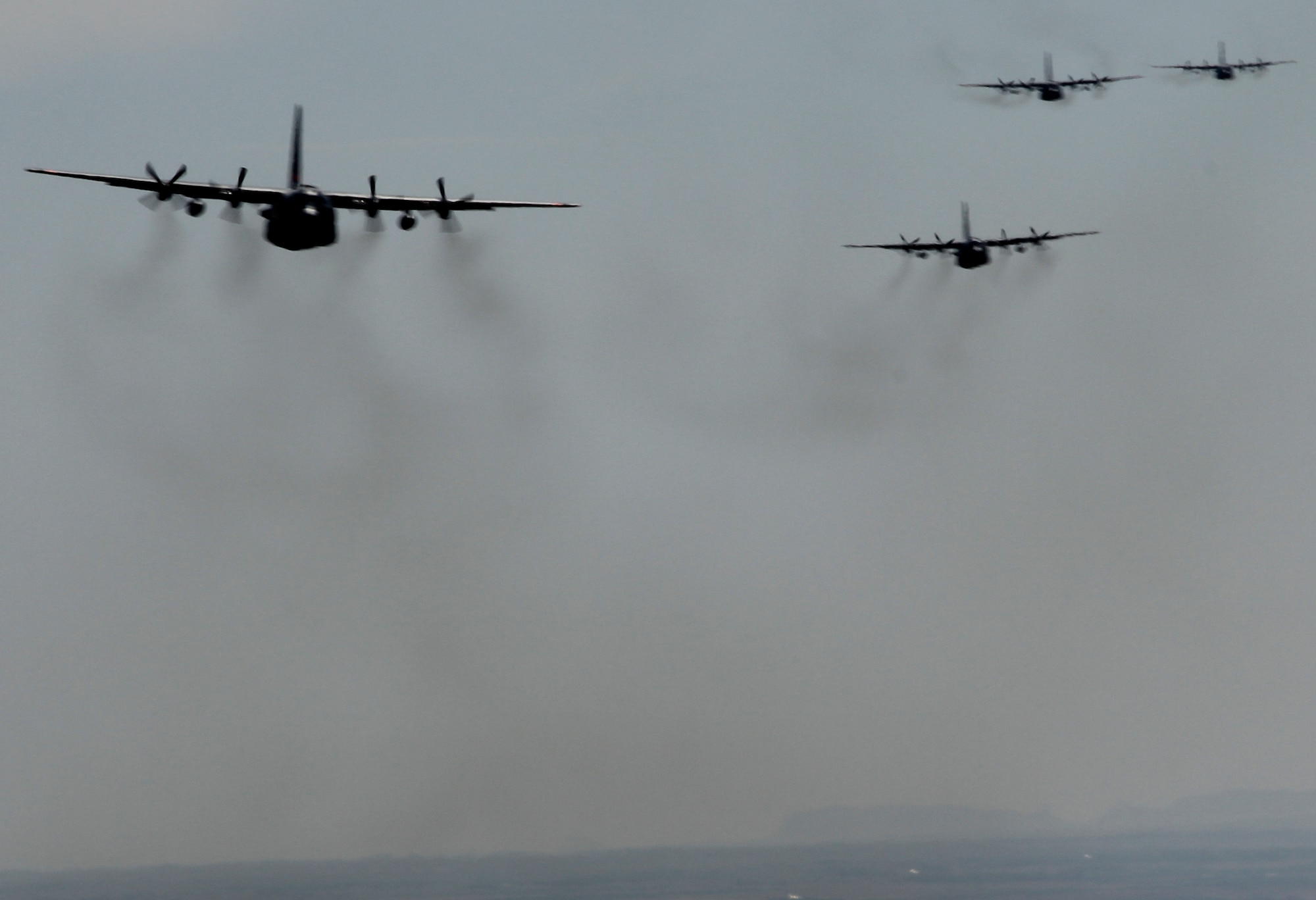 Reserve Wing conducts five-ship training > 302nd Airlift Wing > Article ...