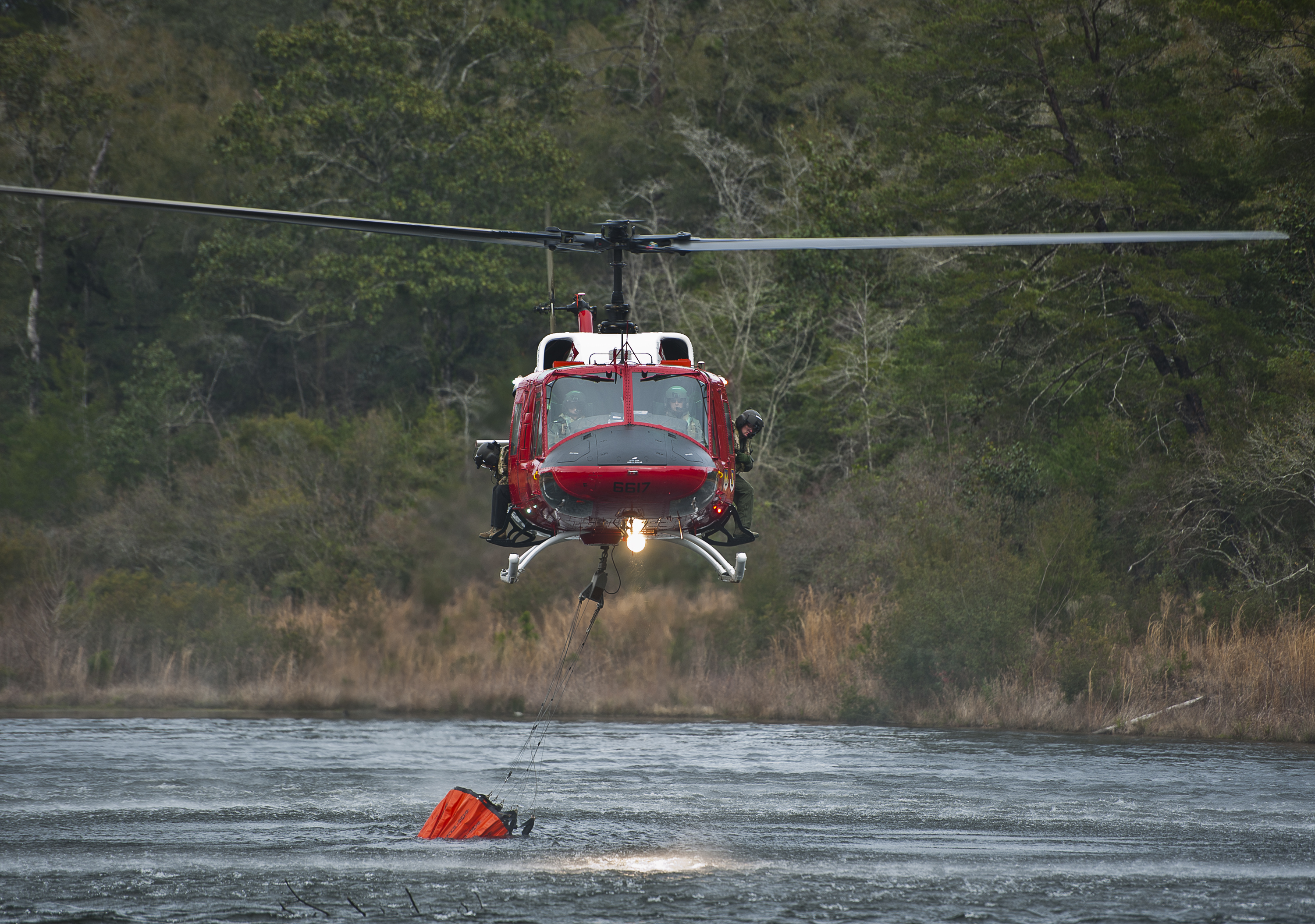 413th FLTS conducts water bucket operations training > Eglin Air Force ...