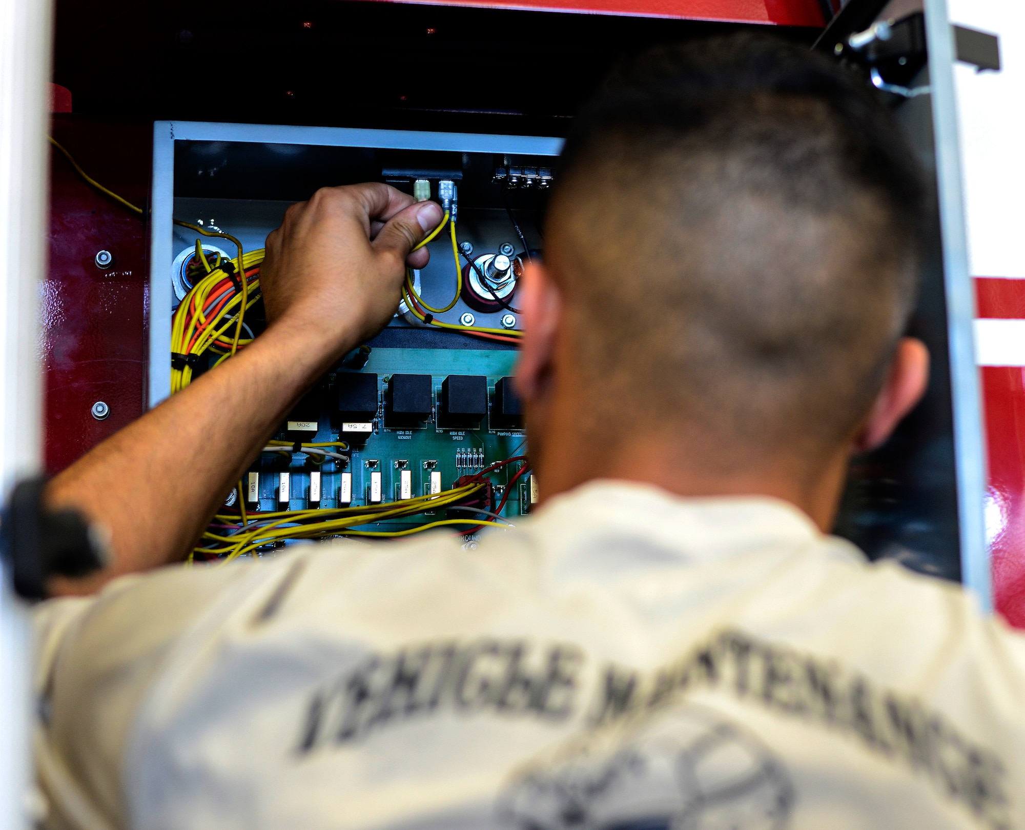 Fire truck mechanics stop, drop and keep them rolling > MacDill Air ...