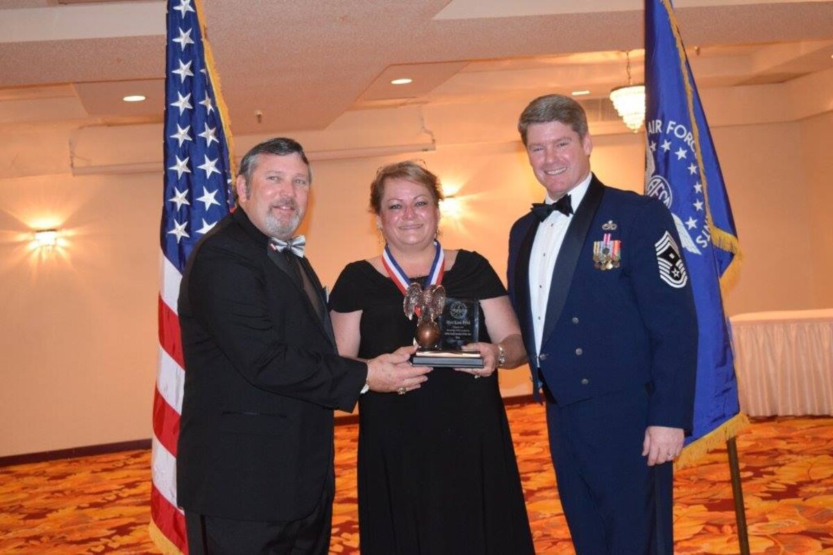 AFSA Chapter 615 excels in service > Barksdale Air Force Base > Display