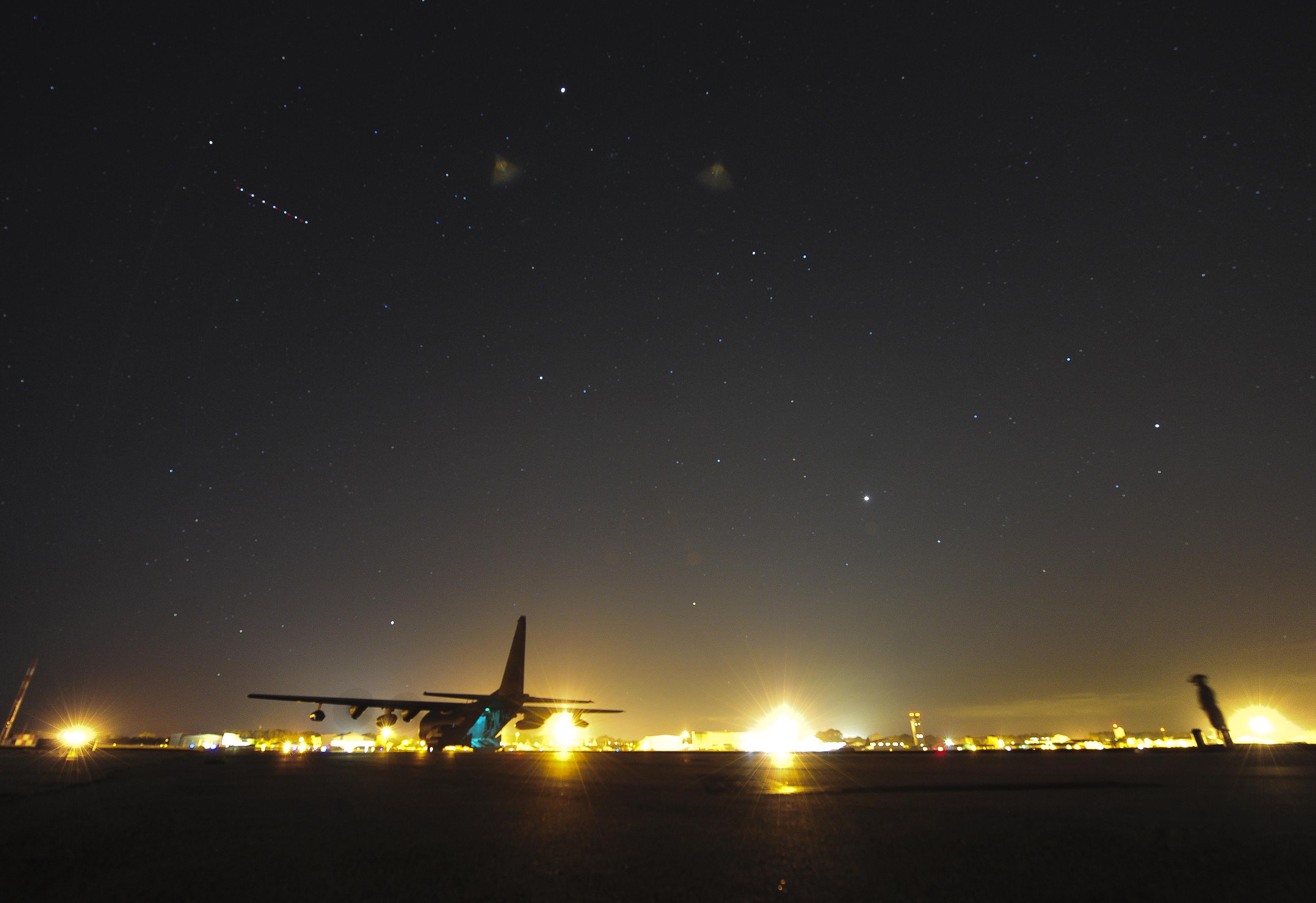 Fuels Airmen, flight crews practice night Forward Area Refueling Point ...