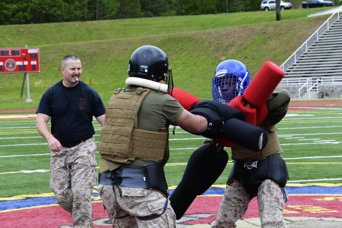 Marines compete in MCMAP Gauntlet