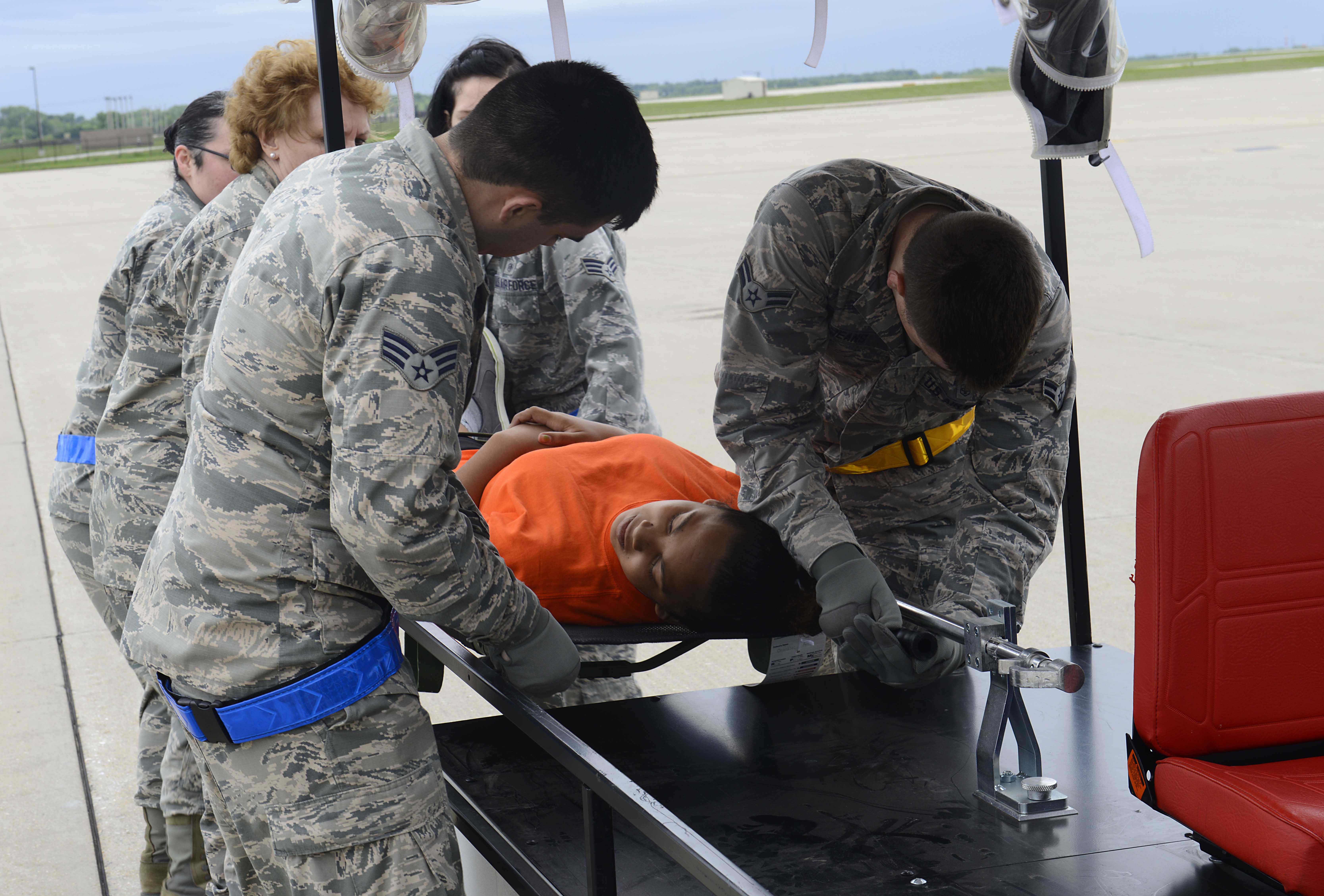 McConnell, community participate in patient movement training > Air ...