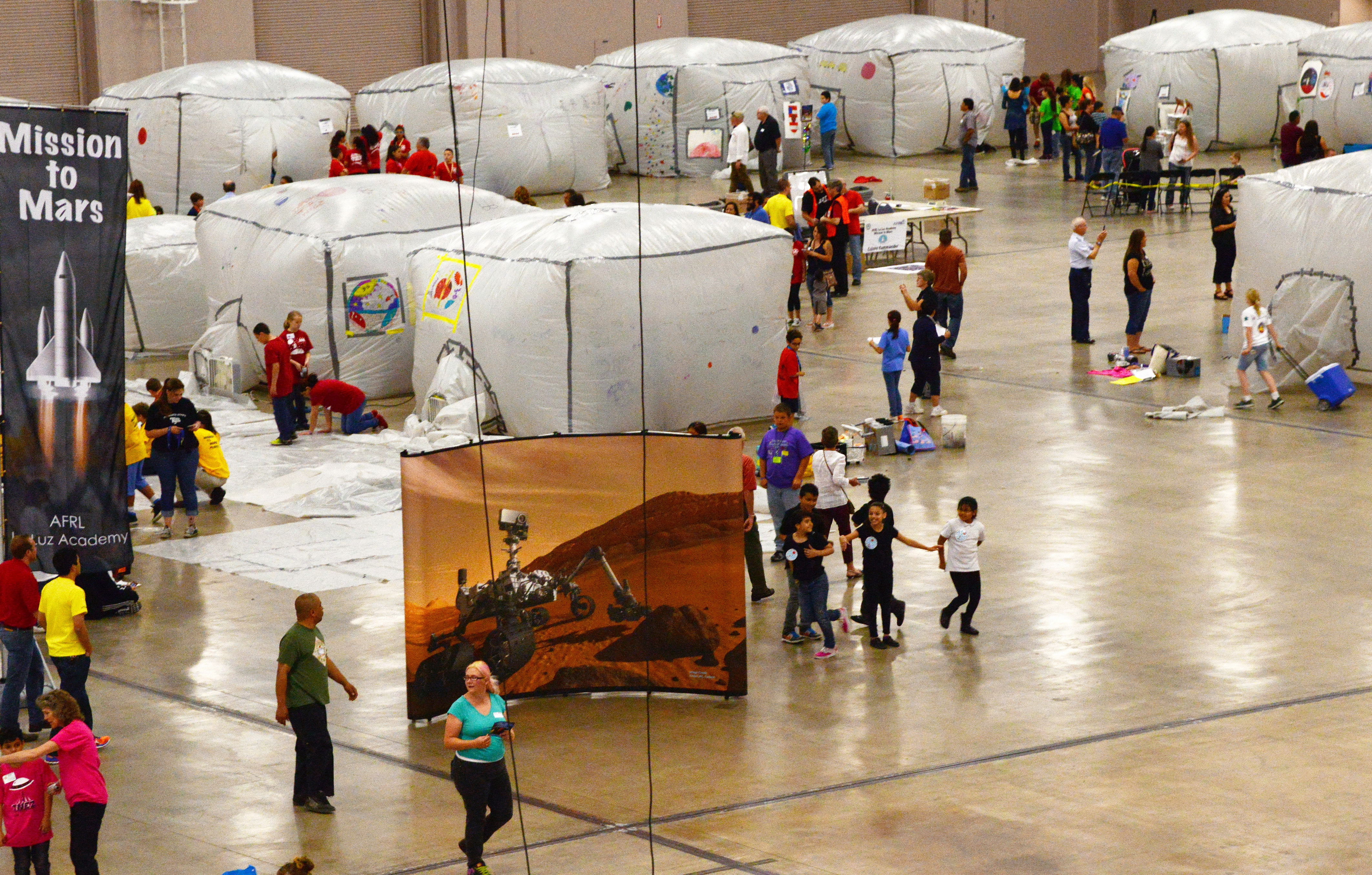 Mission to Mars Link-Up a stellar event > Kirtland Air Force Base ...