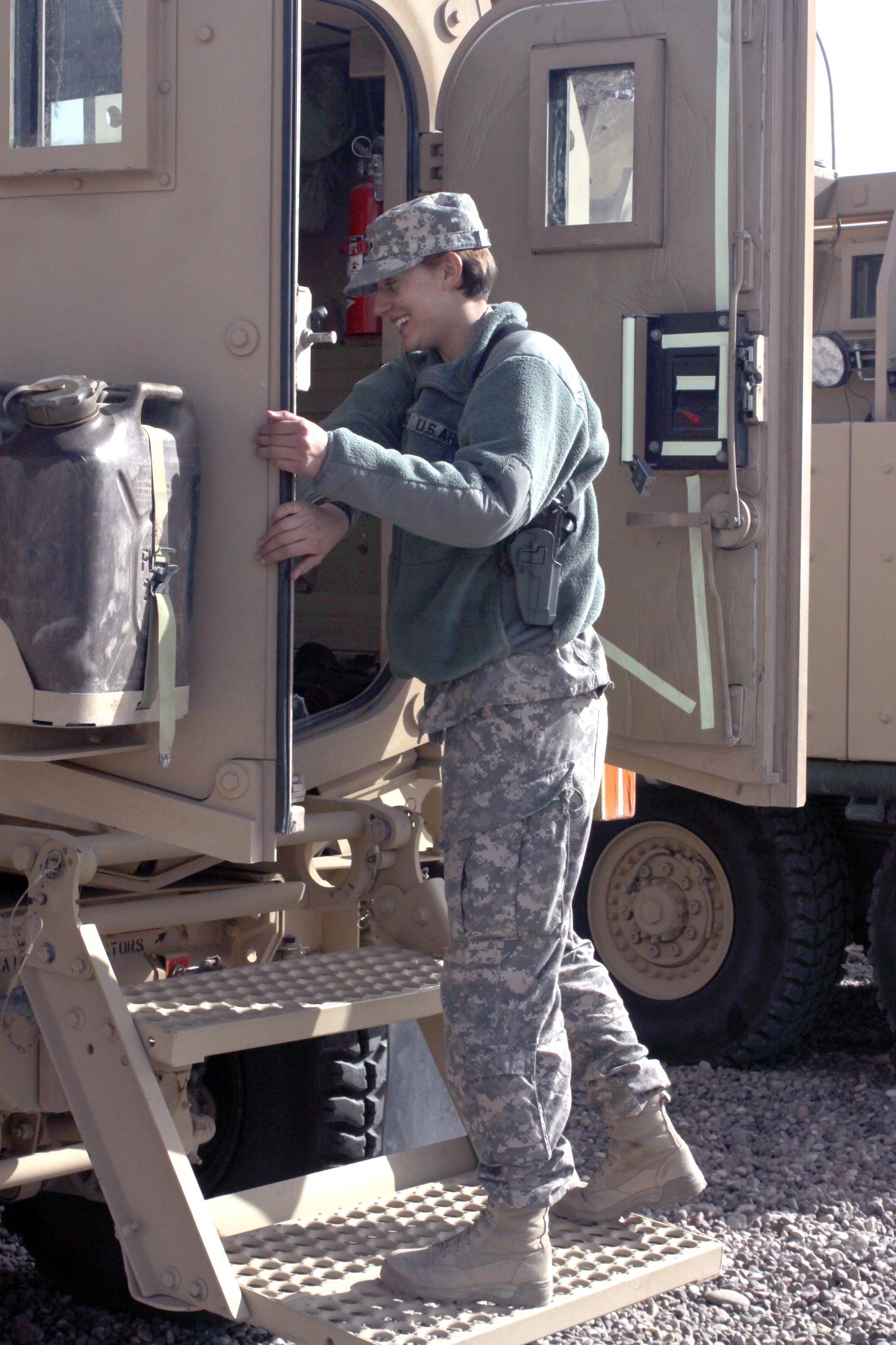 National Guardmember steps into war zone a second time > National Guard ...