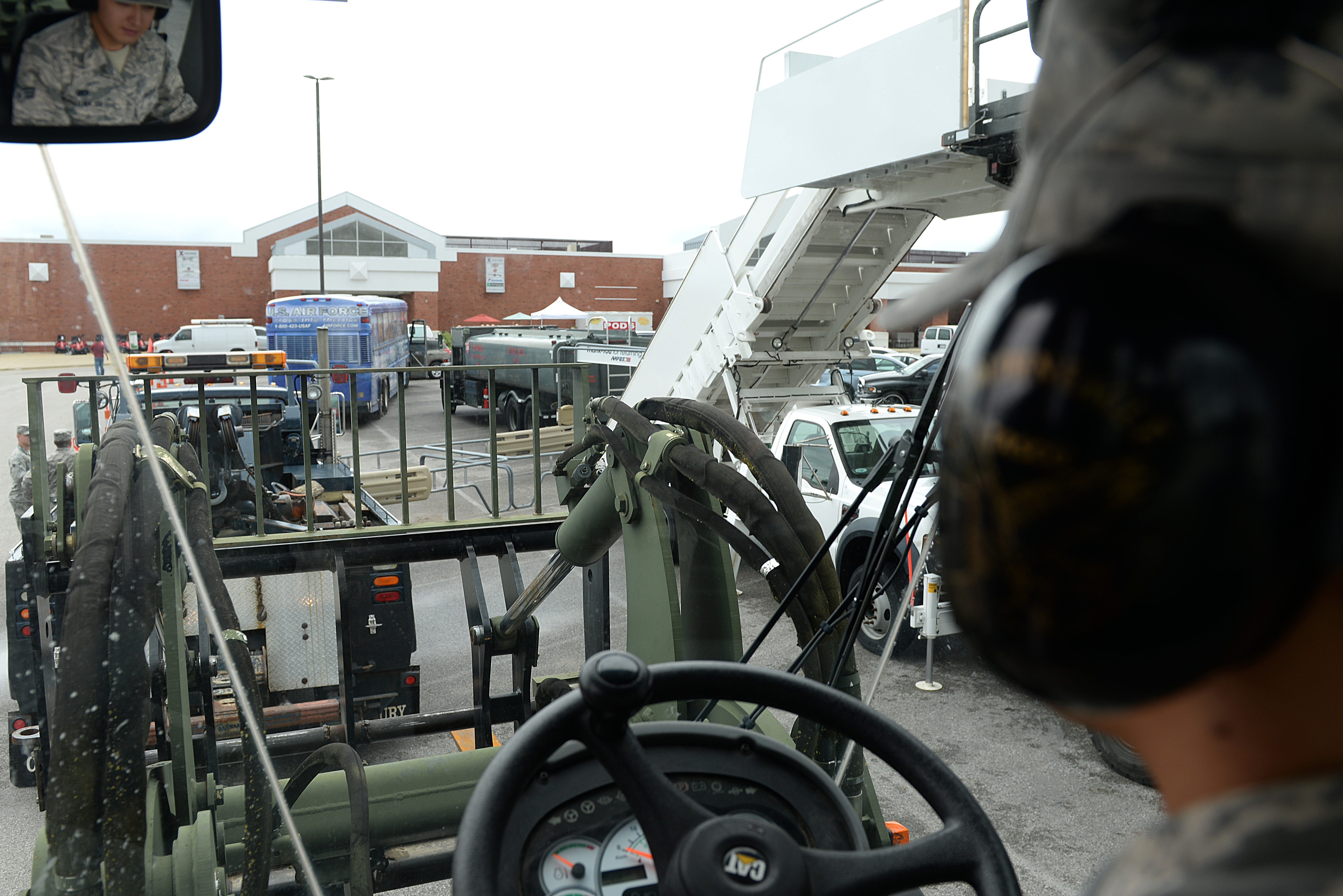 Scott units mark National Defense Transportation Week