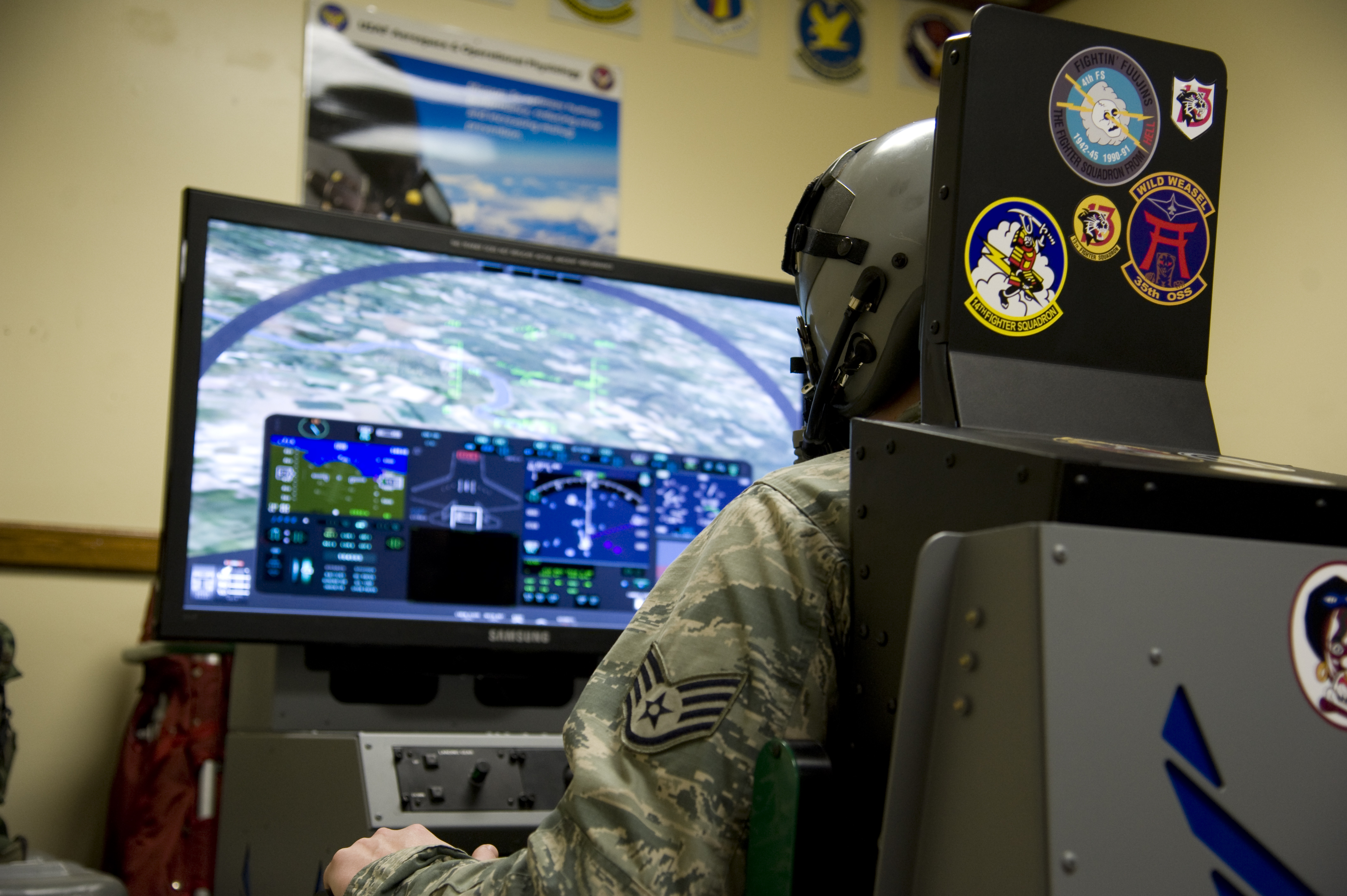 Hypoxia training ensures symptom familiarization > Pacific Air Forces ...