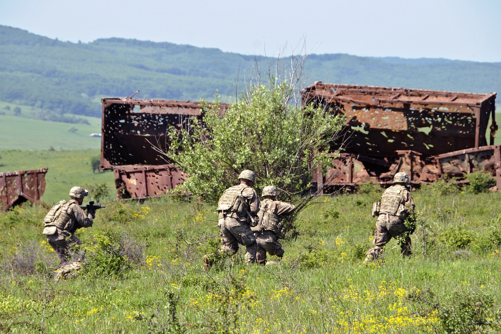 U.S. soldiers attack their objective during aerial insertion and battle ...