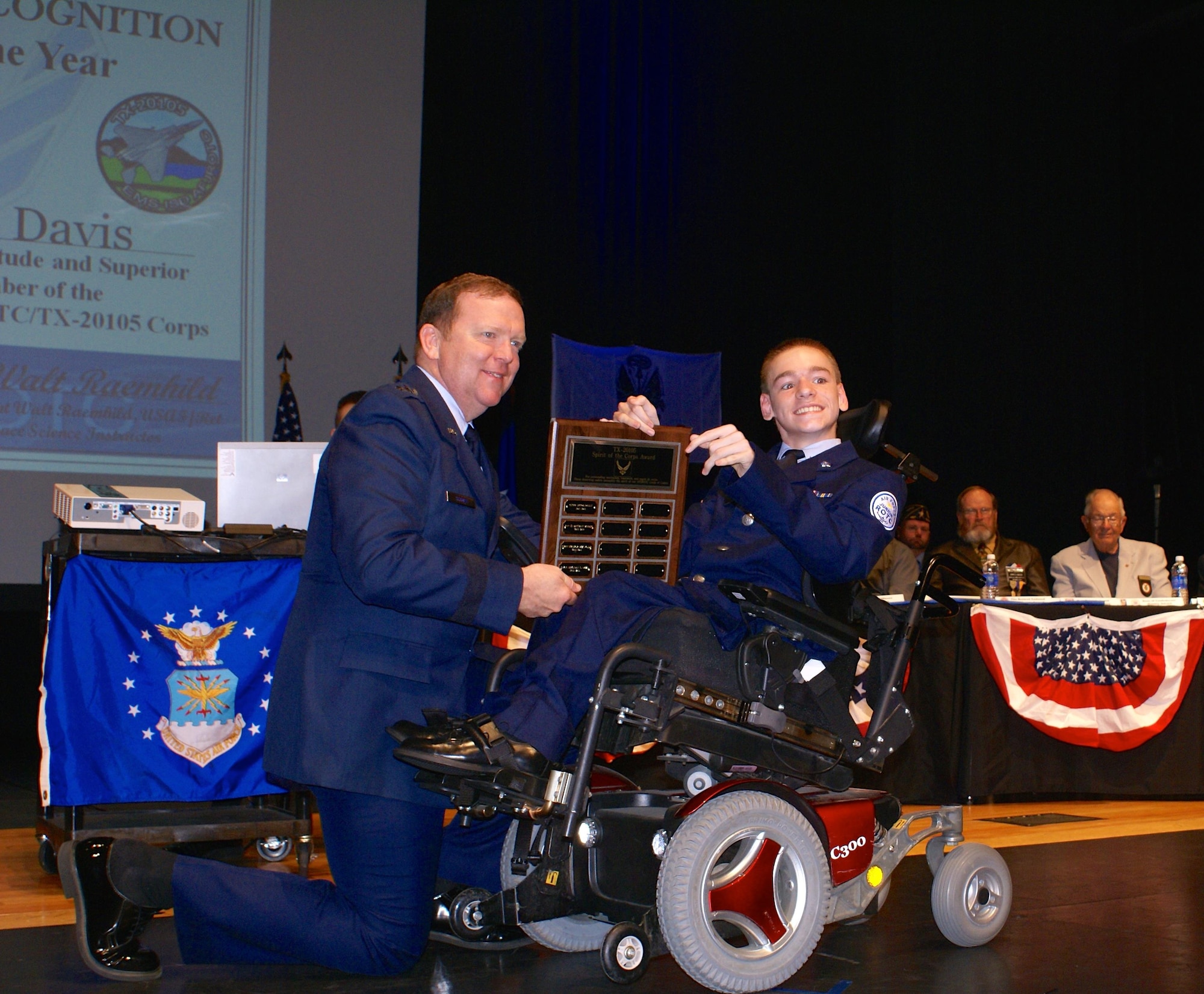 Scobee presents awards to AF JROTC > Air Force Reserve Command > News ...