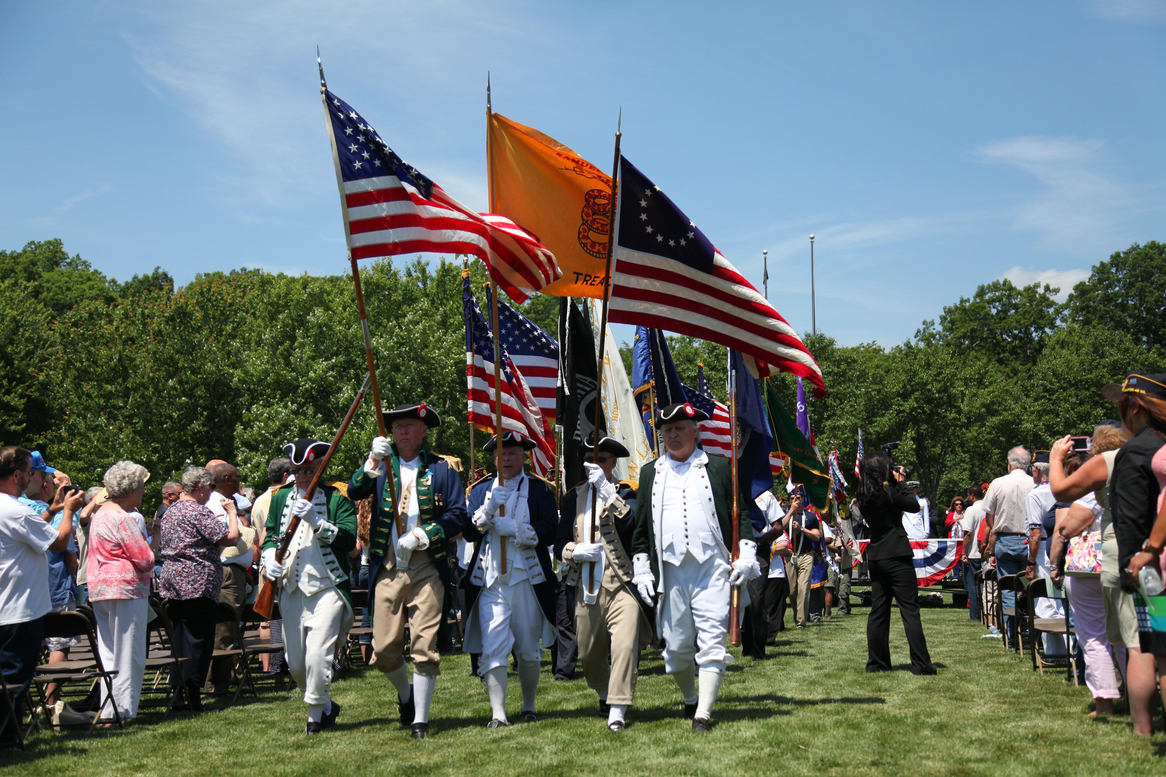 Memorial Day ceremony draws hundreds to Quantico National Cemetery ...