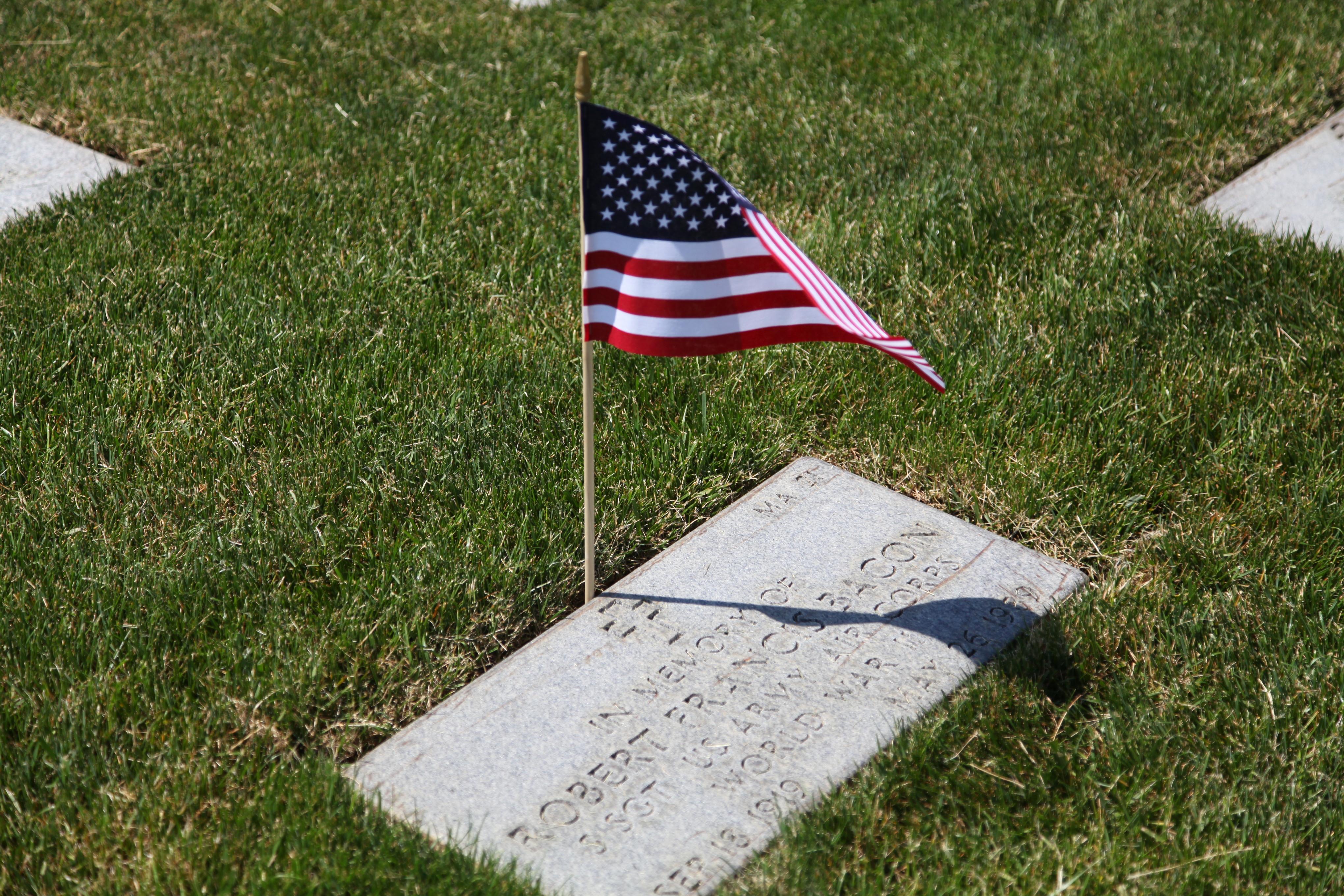 Memorial Day ceremony draws hundreds to Quantico National Cemetery ...