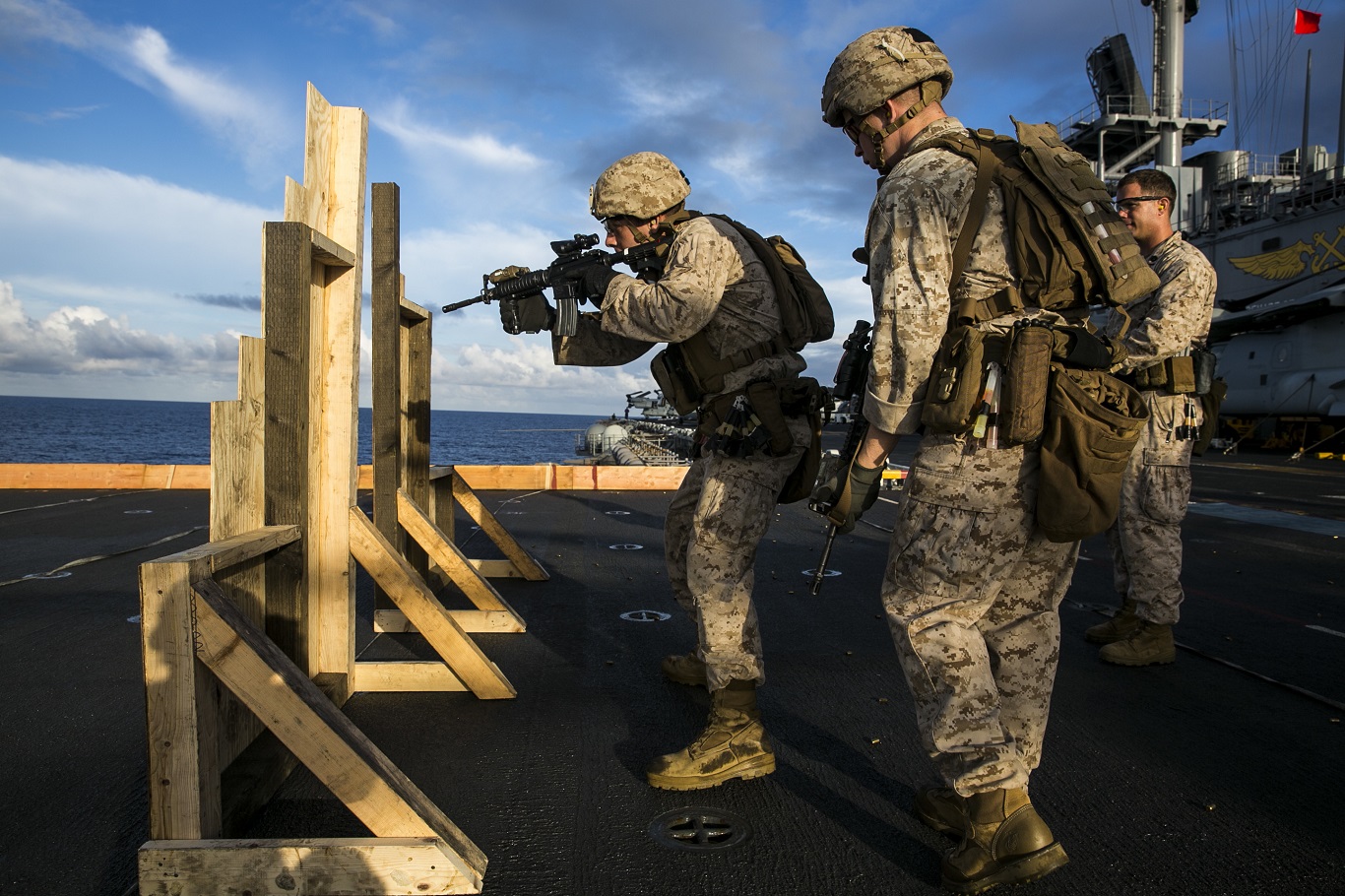 15th MEU Marines practice room-entering procedures