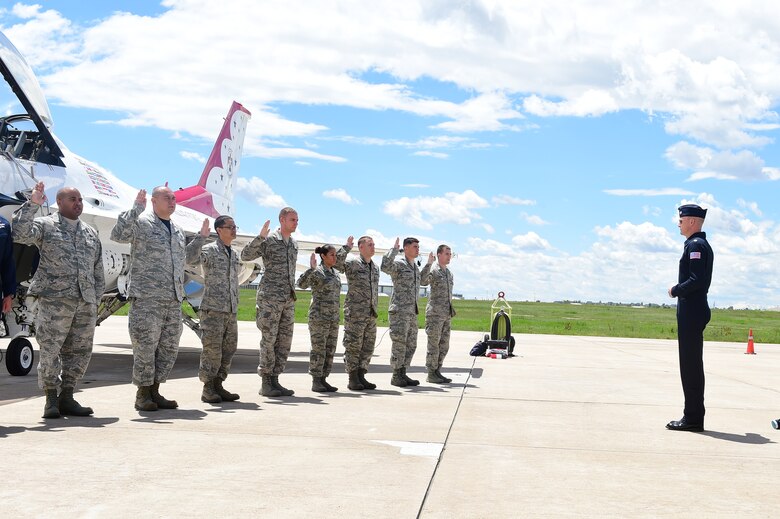 Thunderbirds visit Buckley AFB > Buckley Space Force Base > Article Display