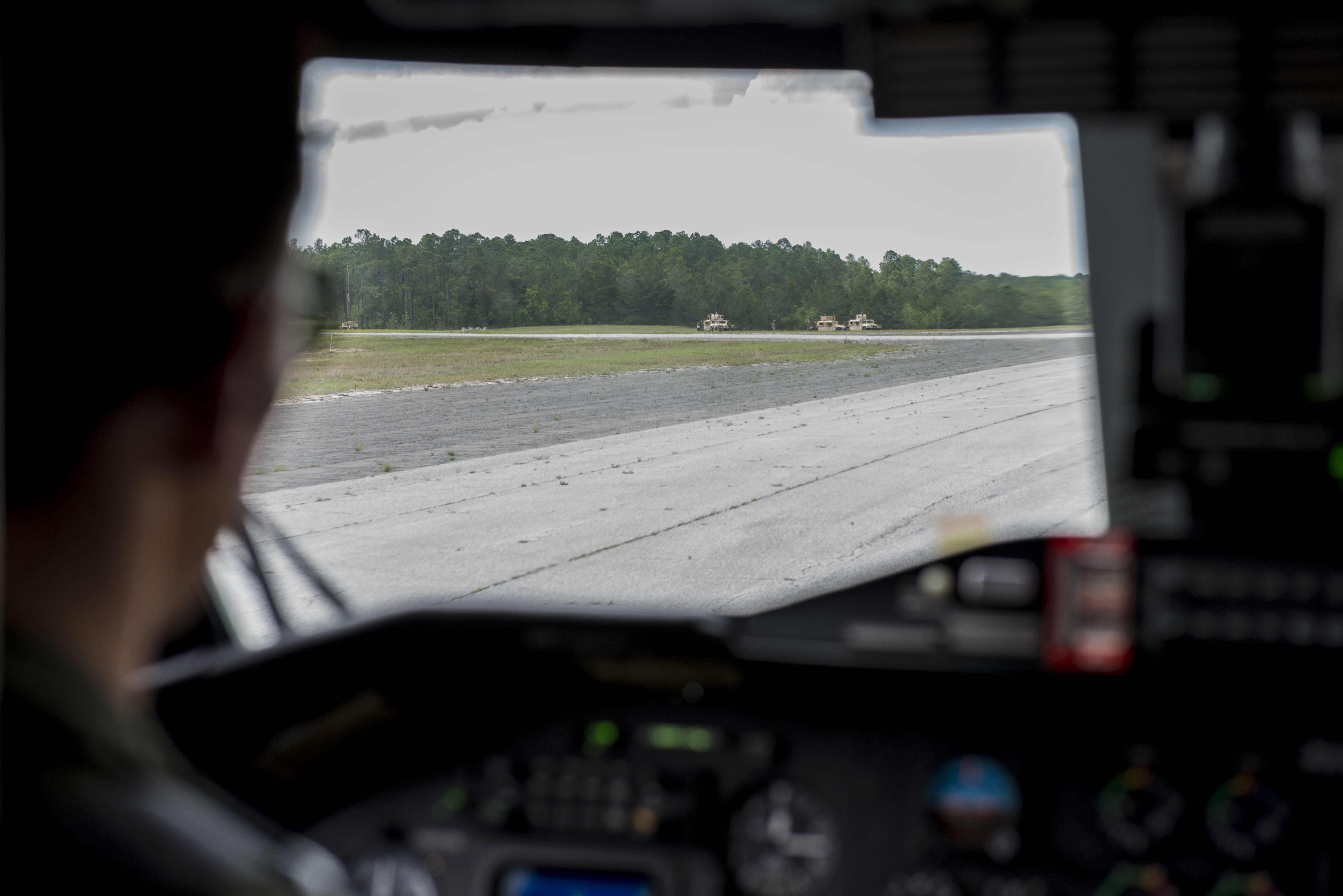 STTS Airmen free-fall to runway exercise