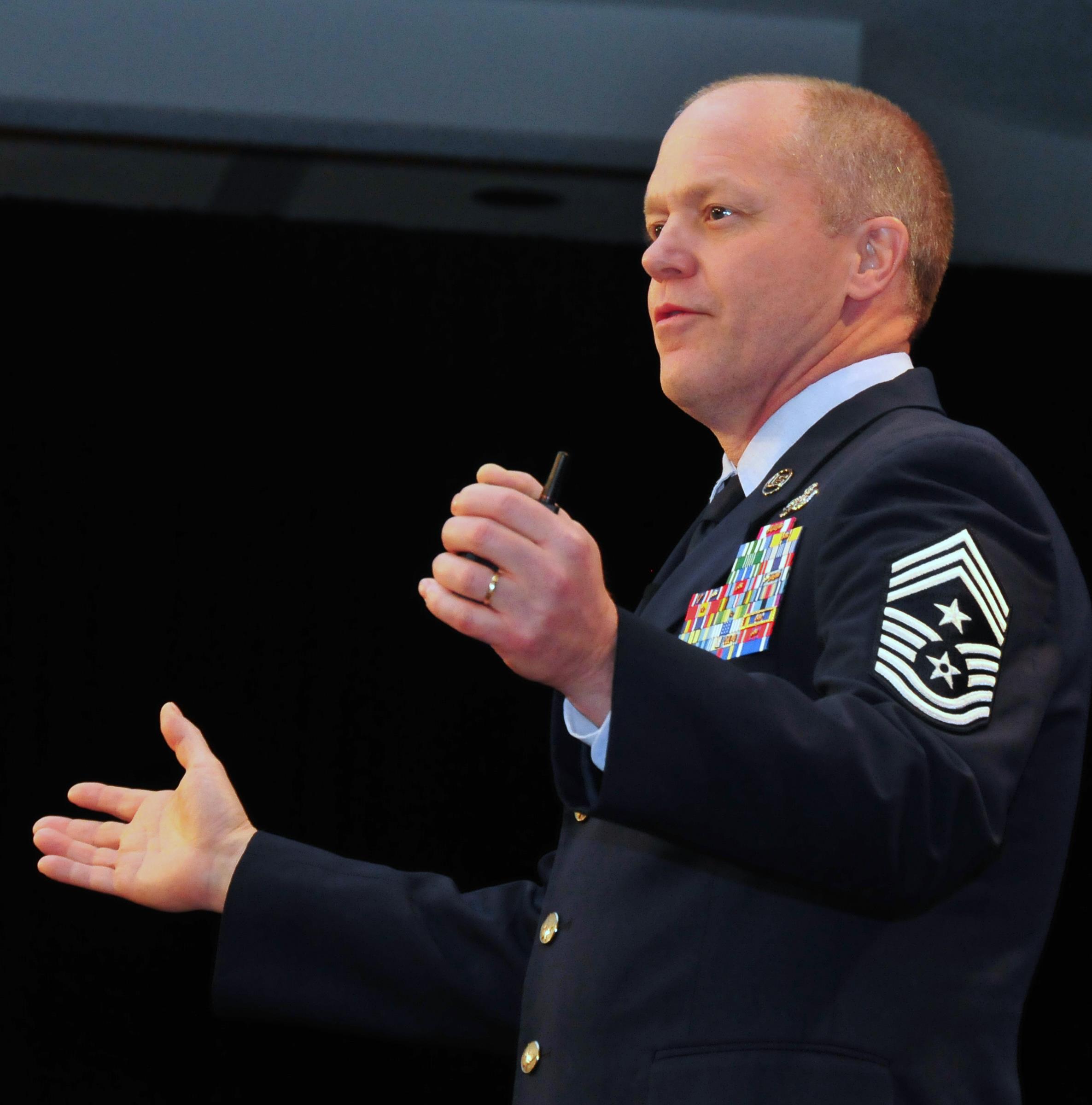 Chief Master Sergeant Christopher Muncy addresses 1,000 Guard Airmen at ...