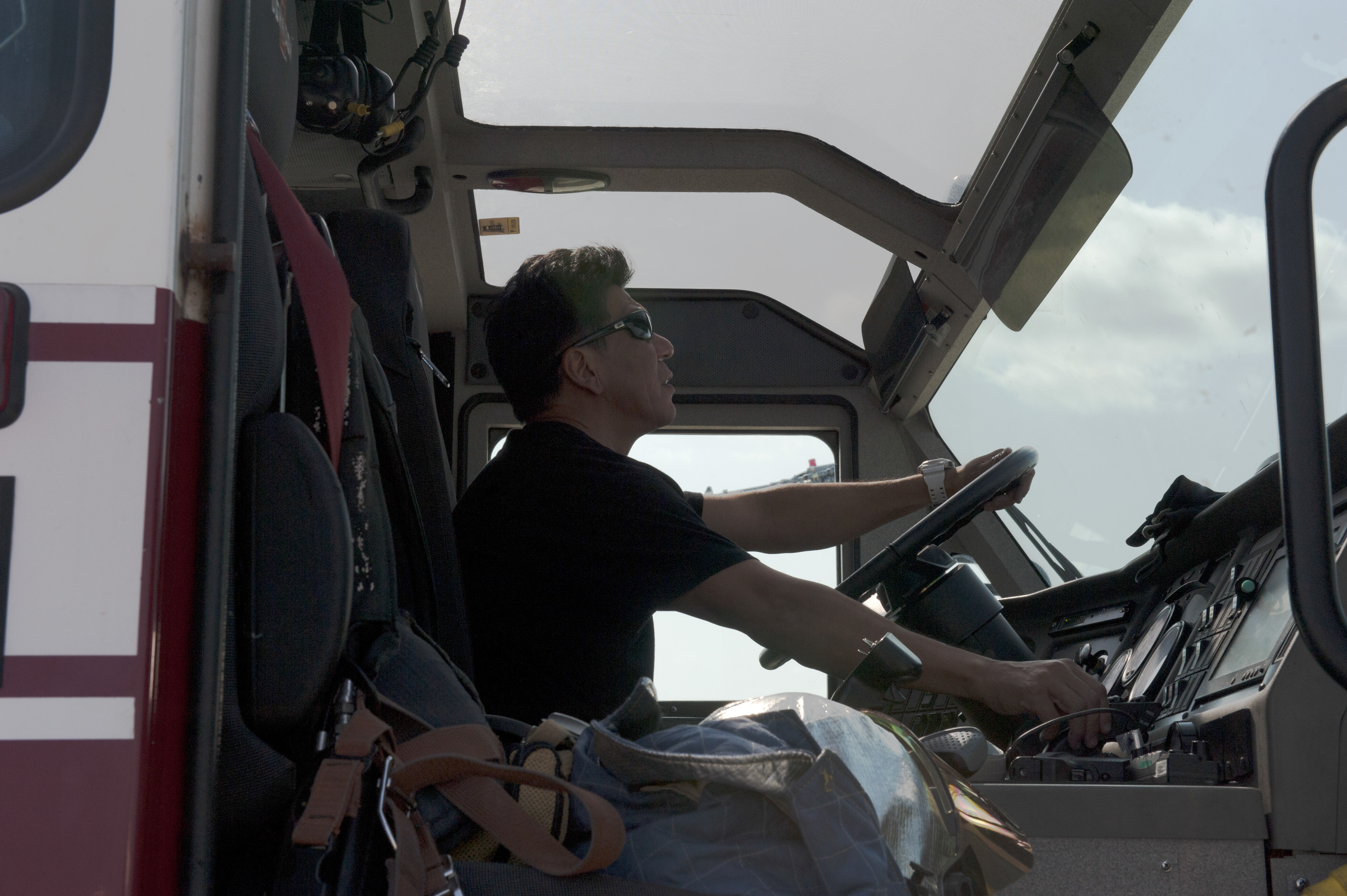 Japan, U.S. responders participate in aircraft egress training > Kadena ...