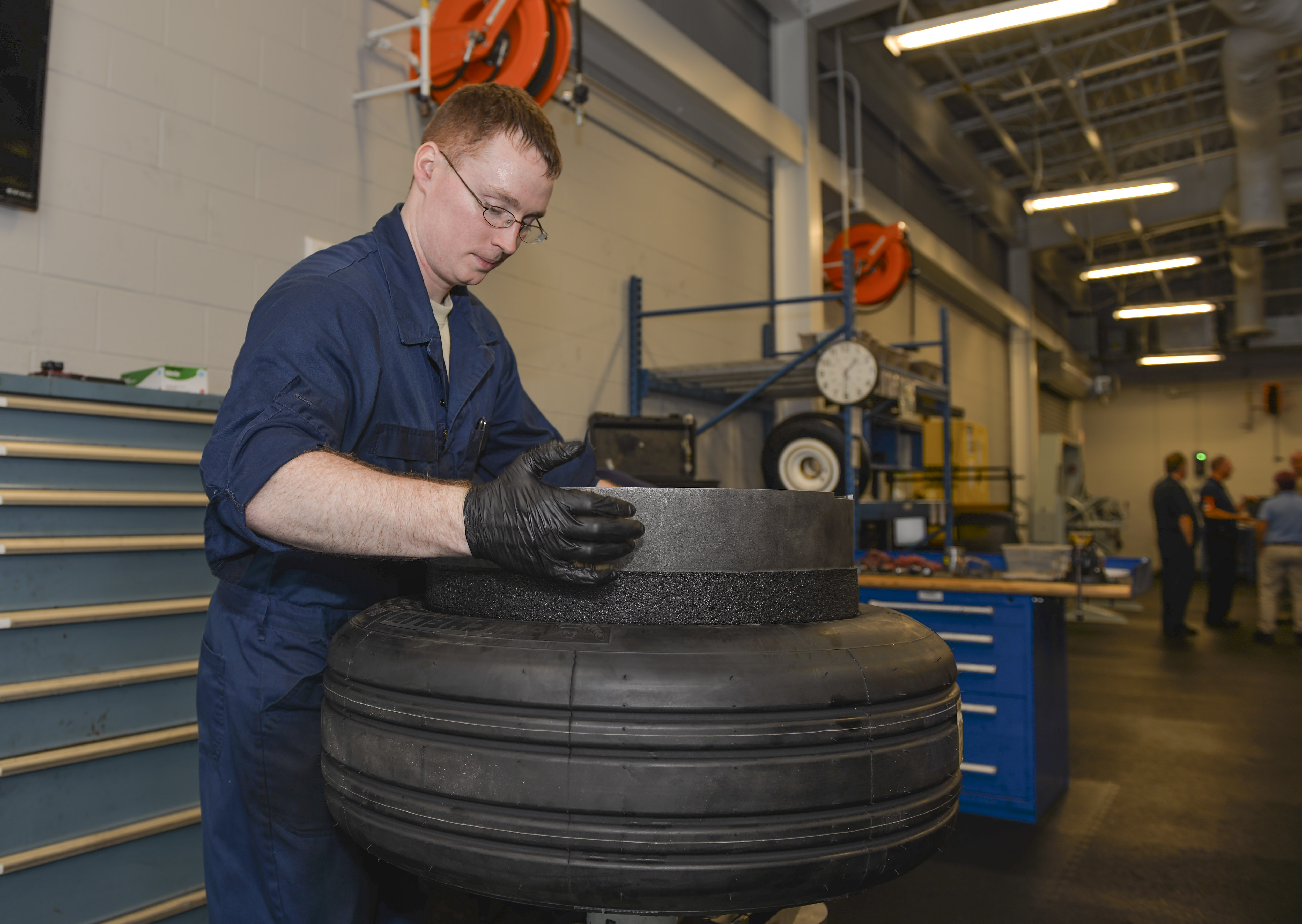 33rd FW Airmen take care of F-35 tires > Air Education and Training ...