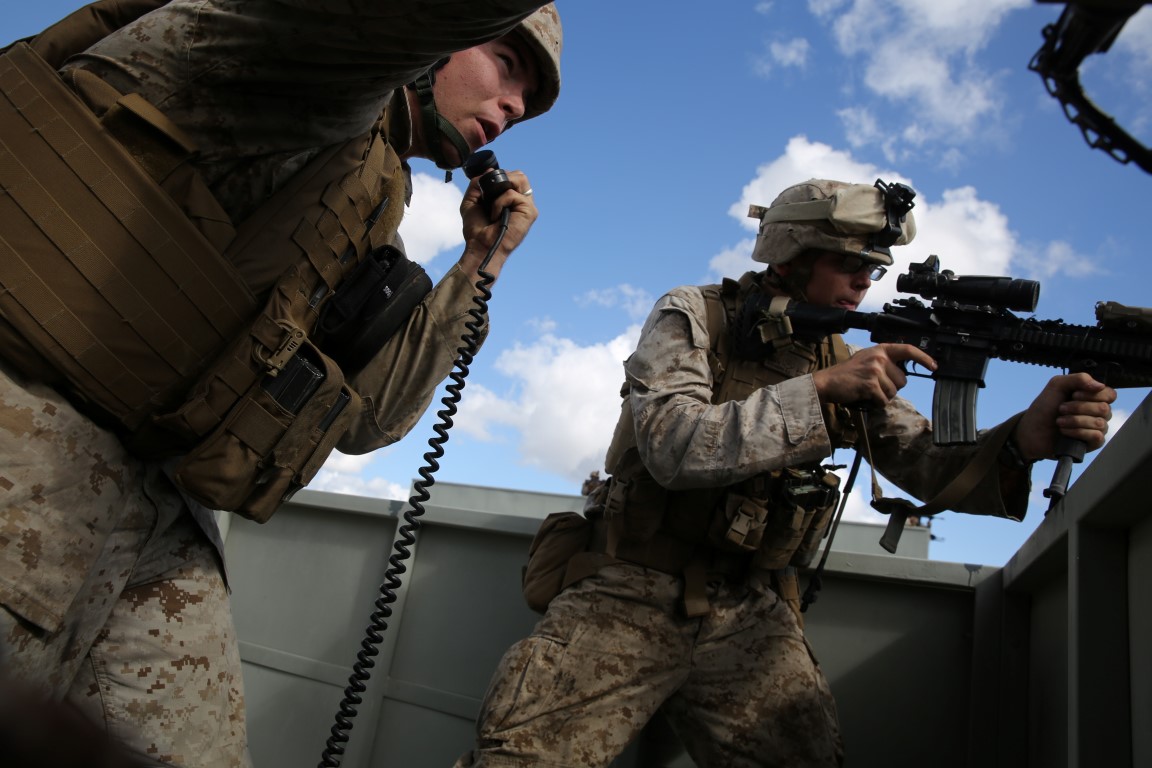 13th MEU Company 'G' raids enemy compound during COMPTUEX