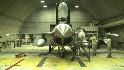 F-16 weapons loading VA 16