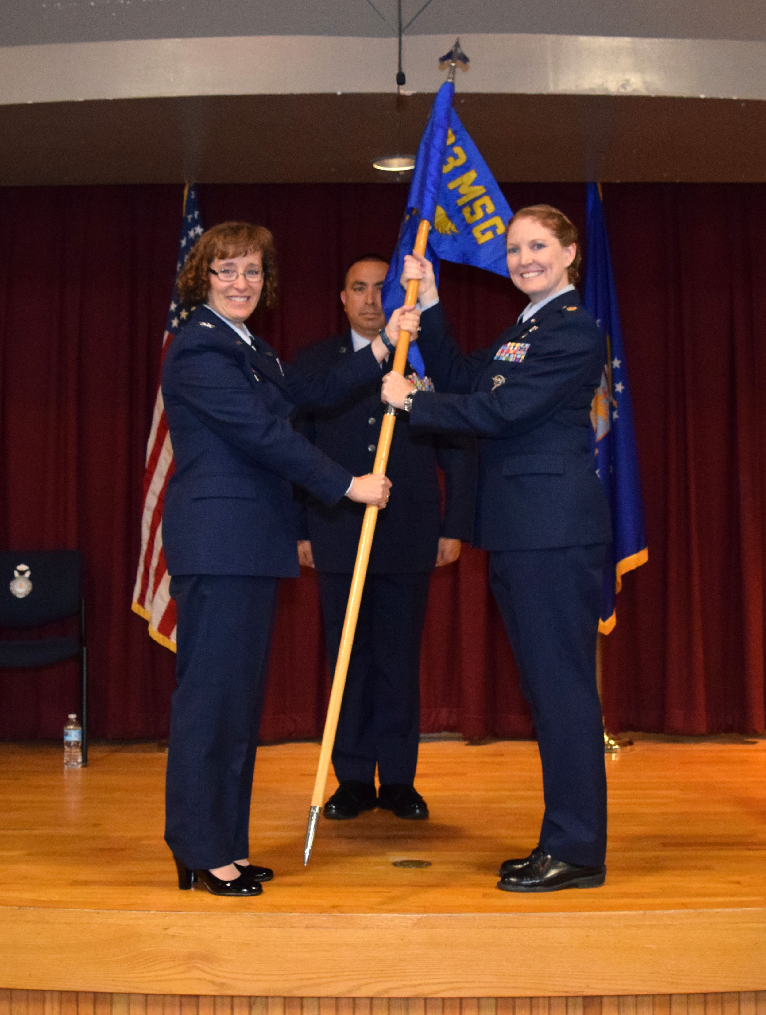 Security Forces Airmen welcome new commander > 433rd Airlift Wing ...