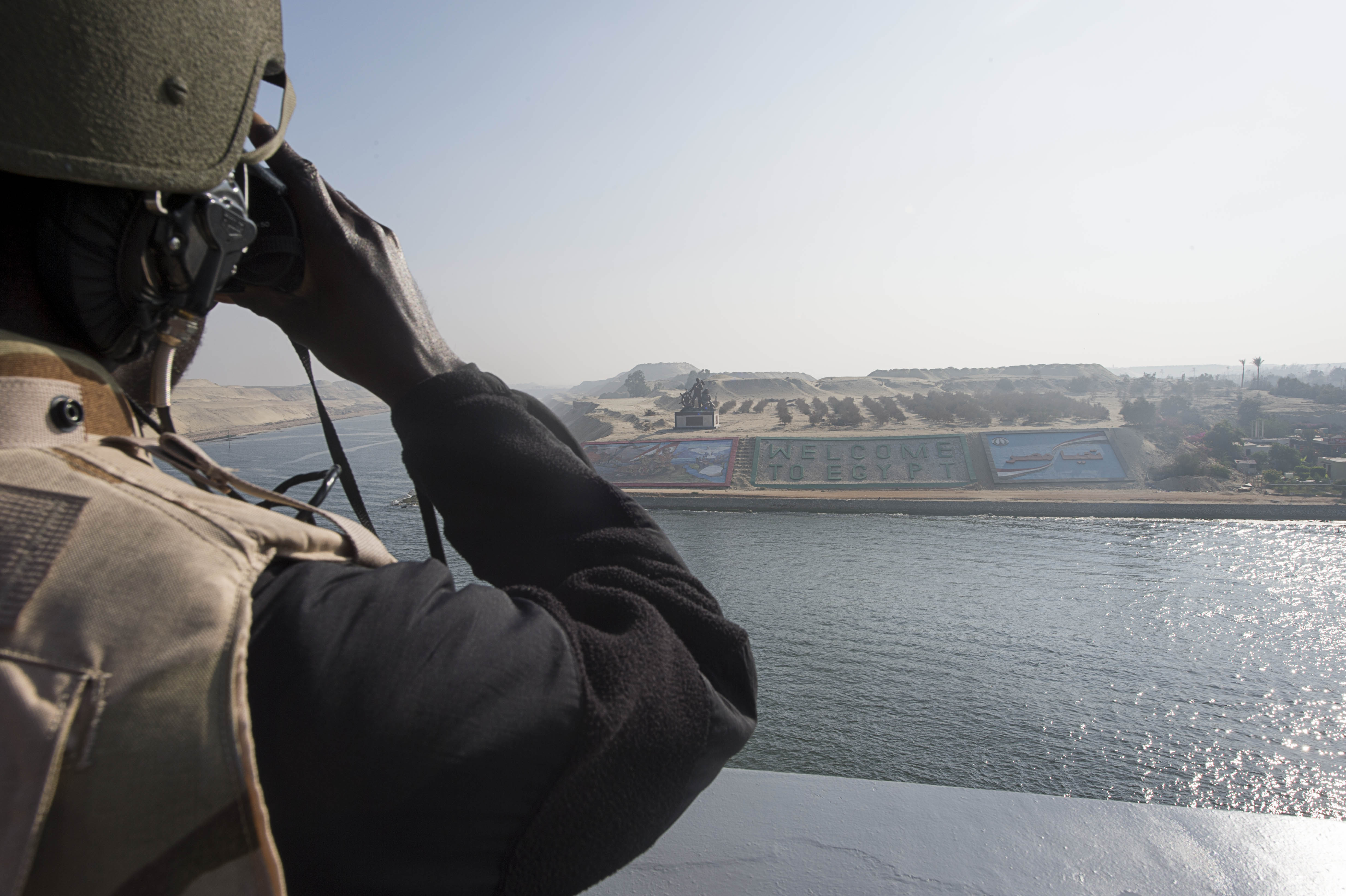 Arlington Transits Suez Canal, Enters 5th Fleet > United States Navy ...