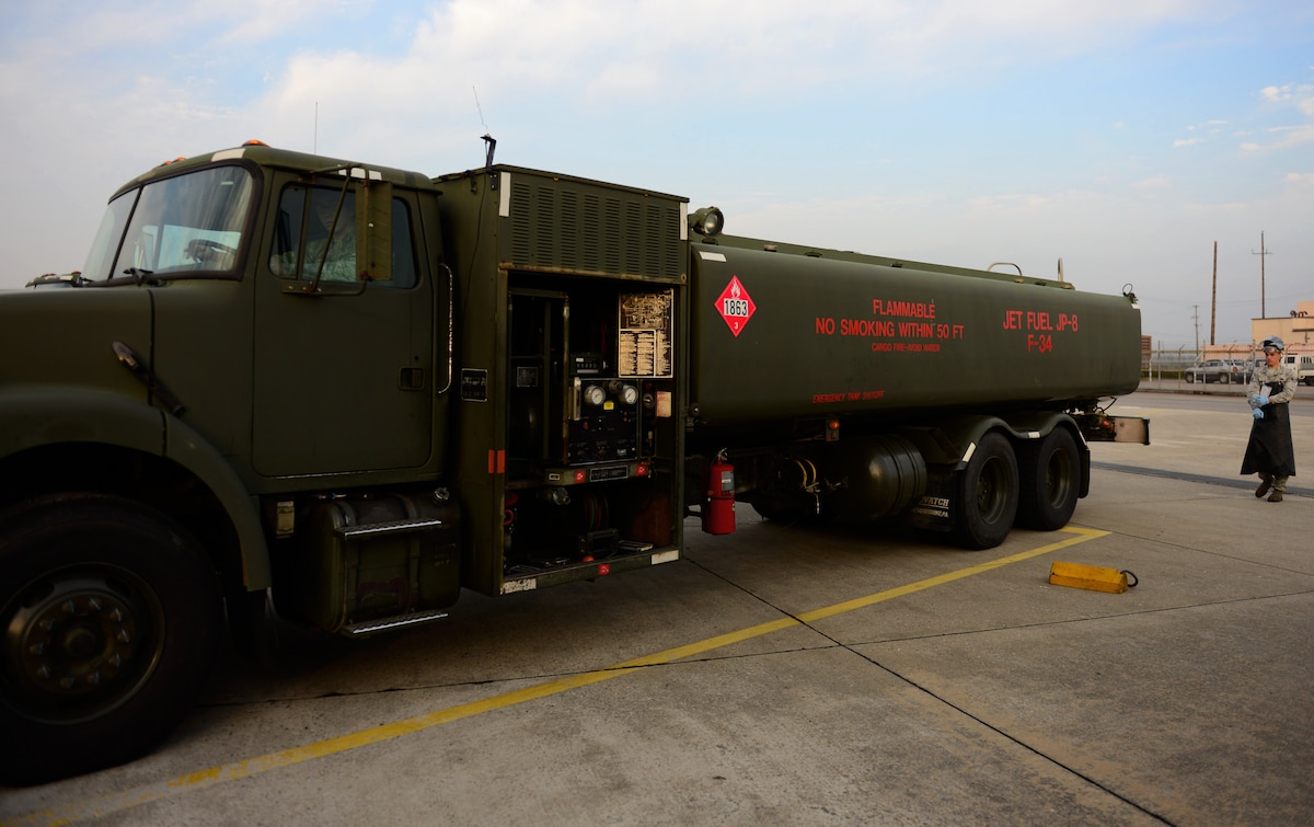 Airmen ensure top-quality fuel used for fighters > Osan Air Base ...
