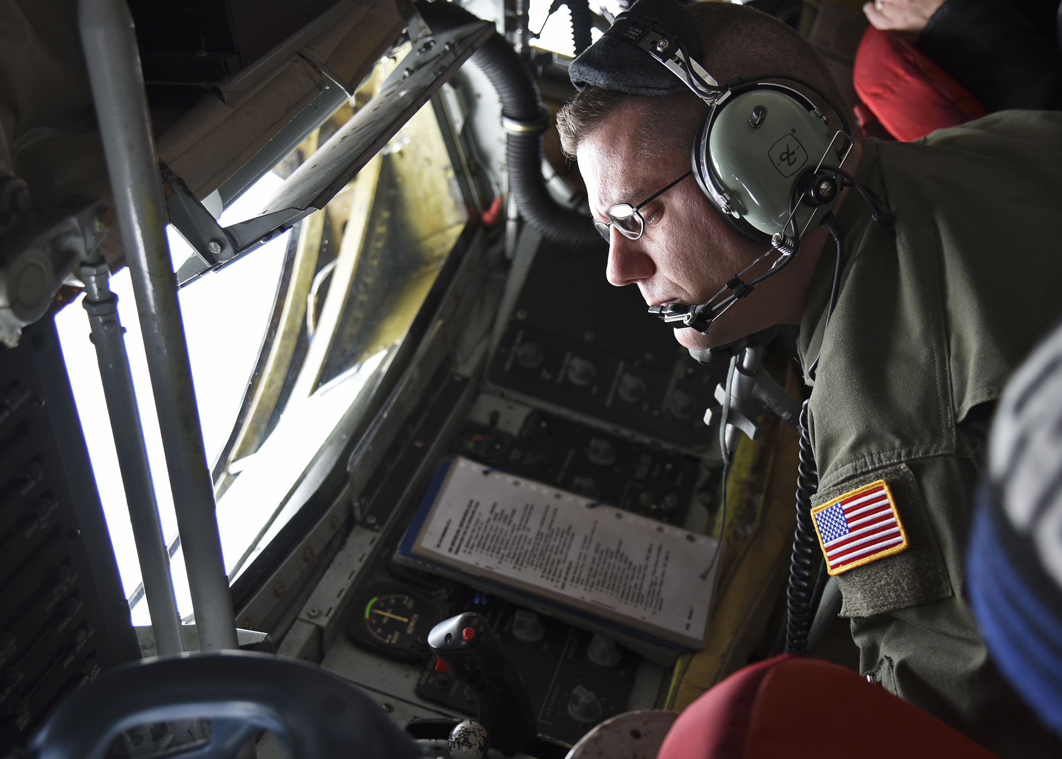 Honorary commanders take flight > Fairchild Air Force Base > Article ...