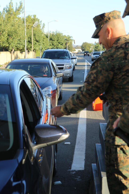 CO and SM of MCAS Miramar welcome service members and DOD employees to work
