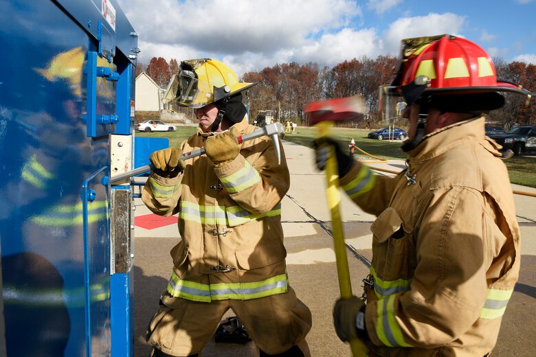 180th Fighter Wing Firefighters train in simulated structure fire ...