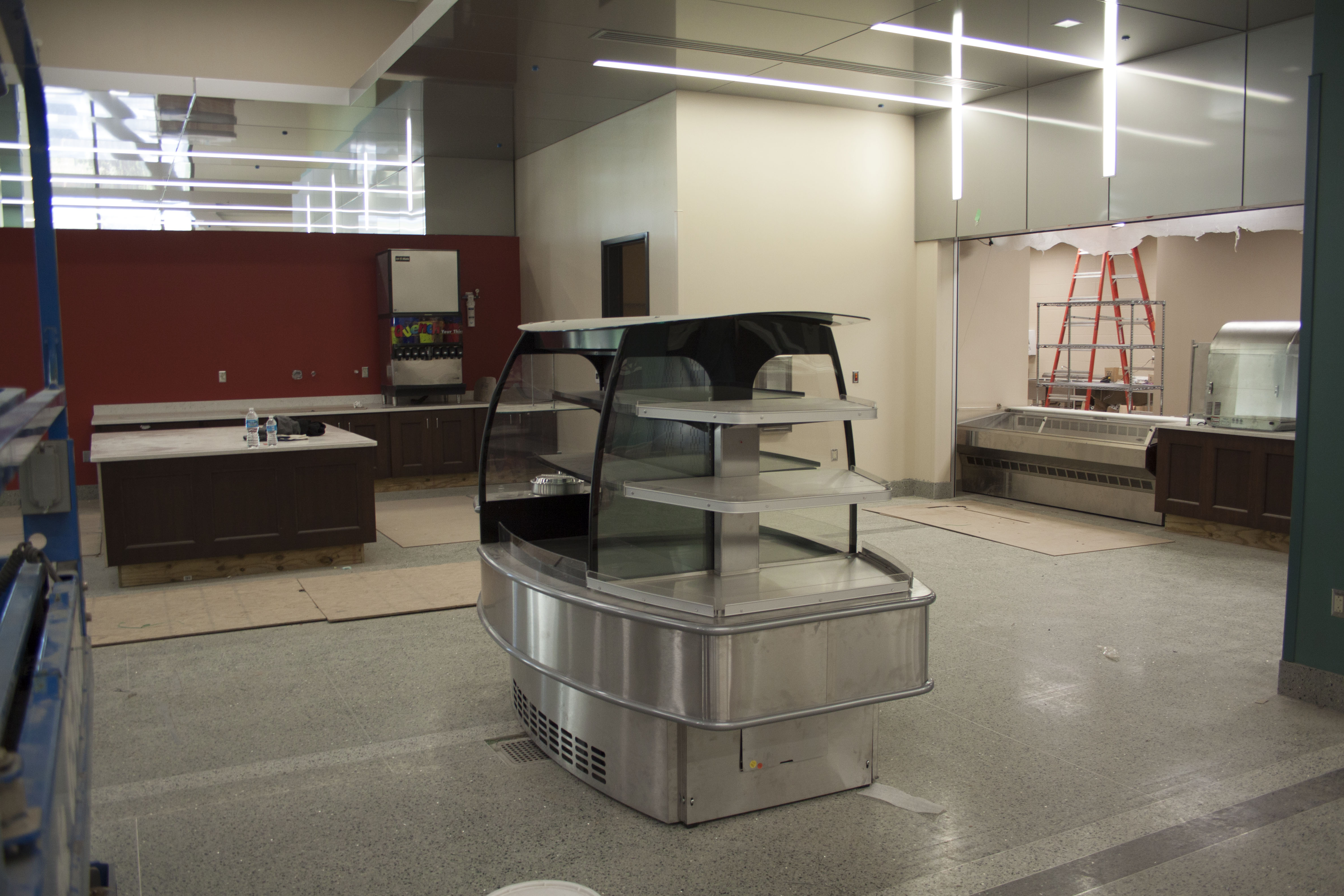 DLA Director tours new DLA Distribution Headquarters building