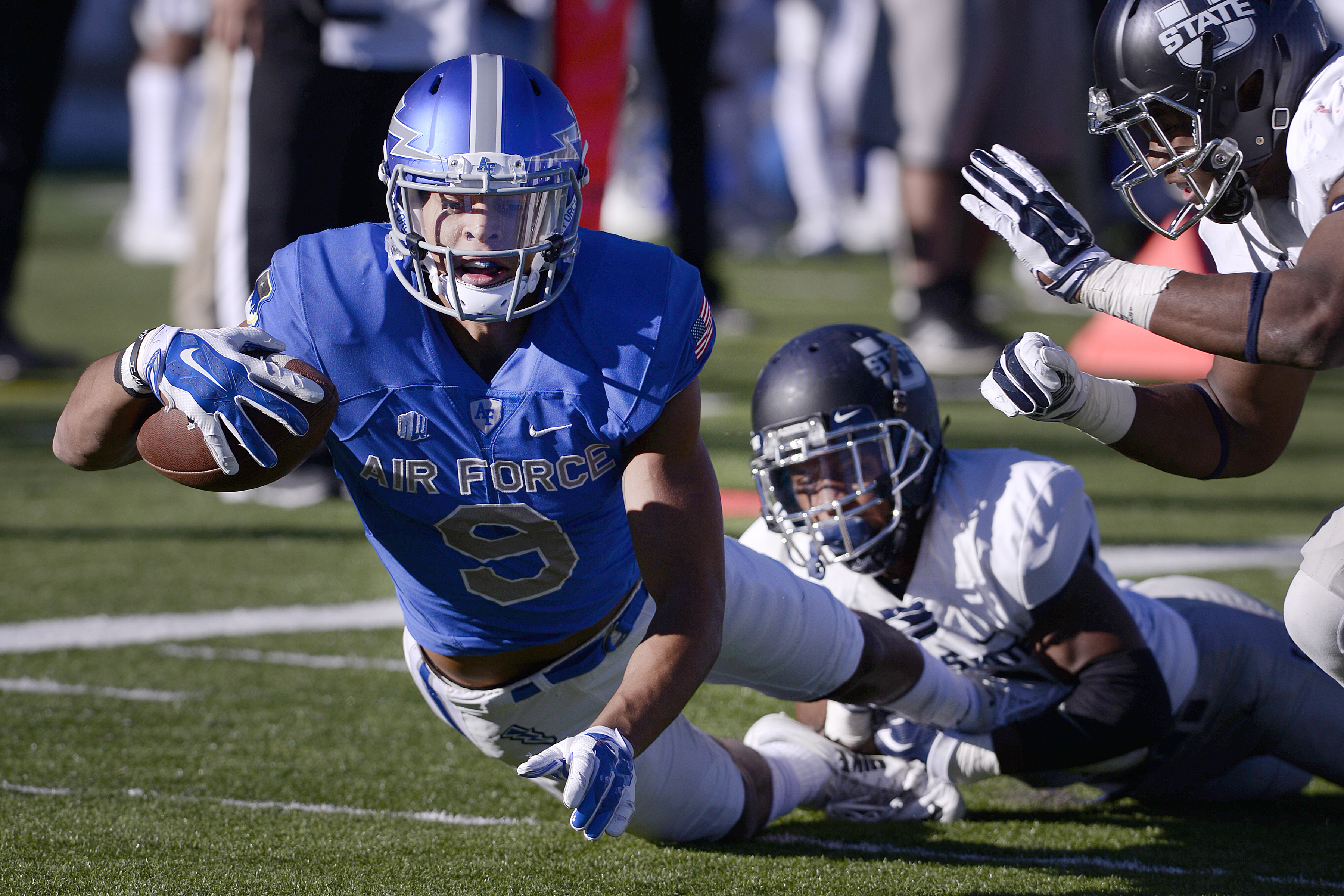Air Force edges Utah State 35-28 with 4th quarter defensive stand > U.S ...