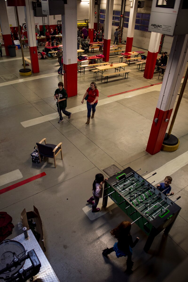 SSEMC hosts deployed family dinner > Spangdahlem Air Base > Article Display