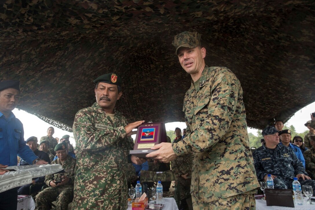 U.S. Marines, Malaysian soldiers complete MALUS AMPHEX 2015