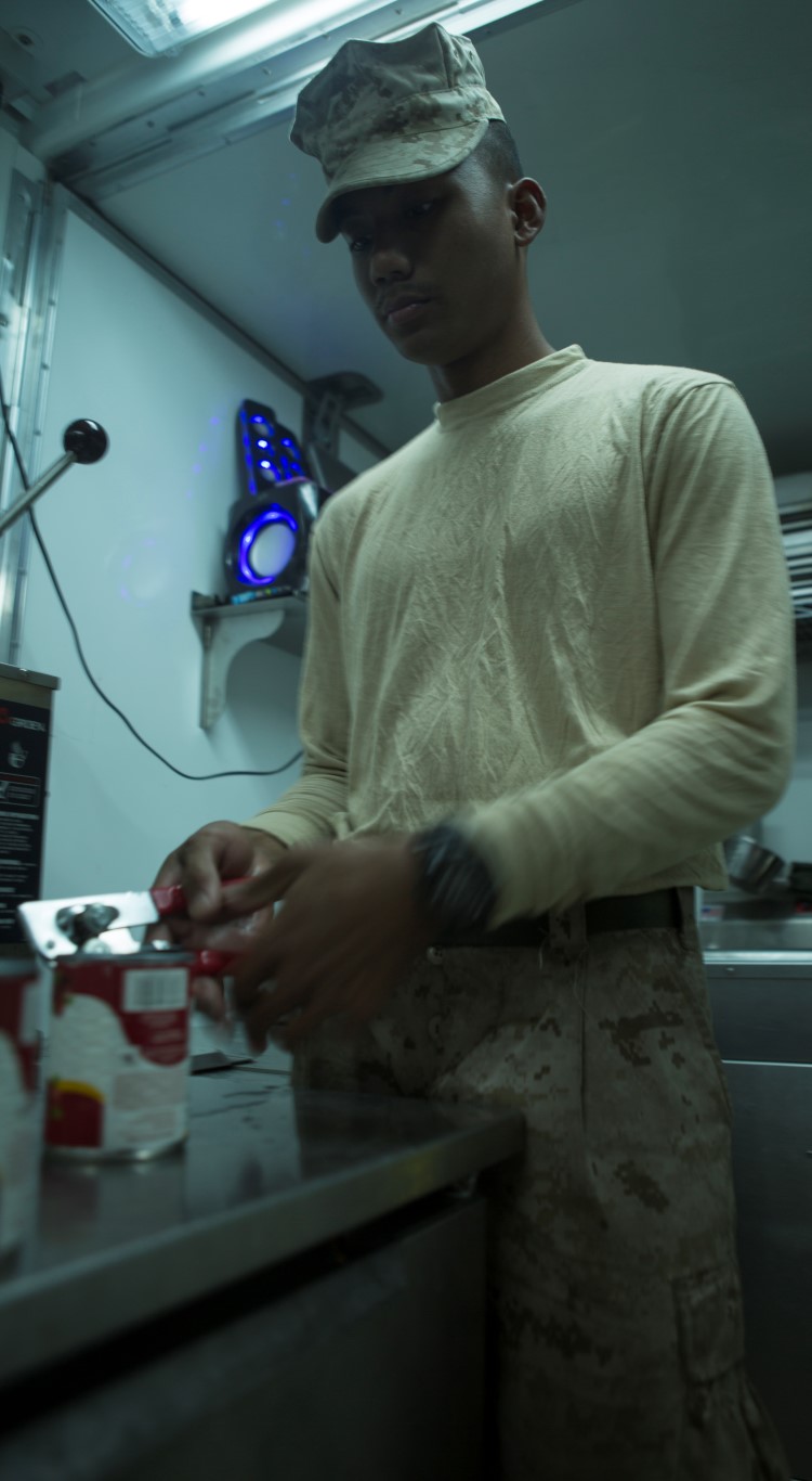 Task Force TQ cooks keep morale high > I Marine Expeditionary Force ...