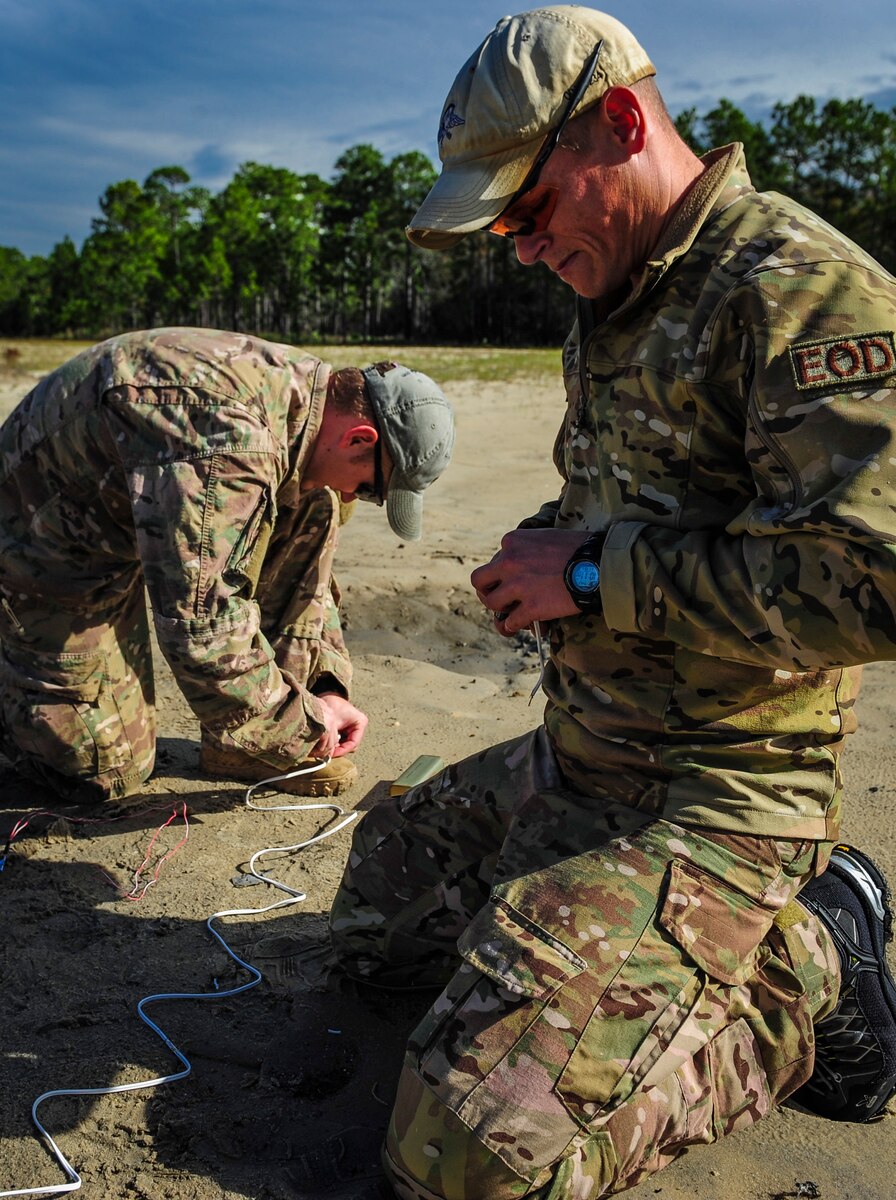 Explosive Ordnance Disposal Airmen conduct post-blast analysis training ...