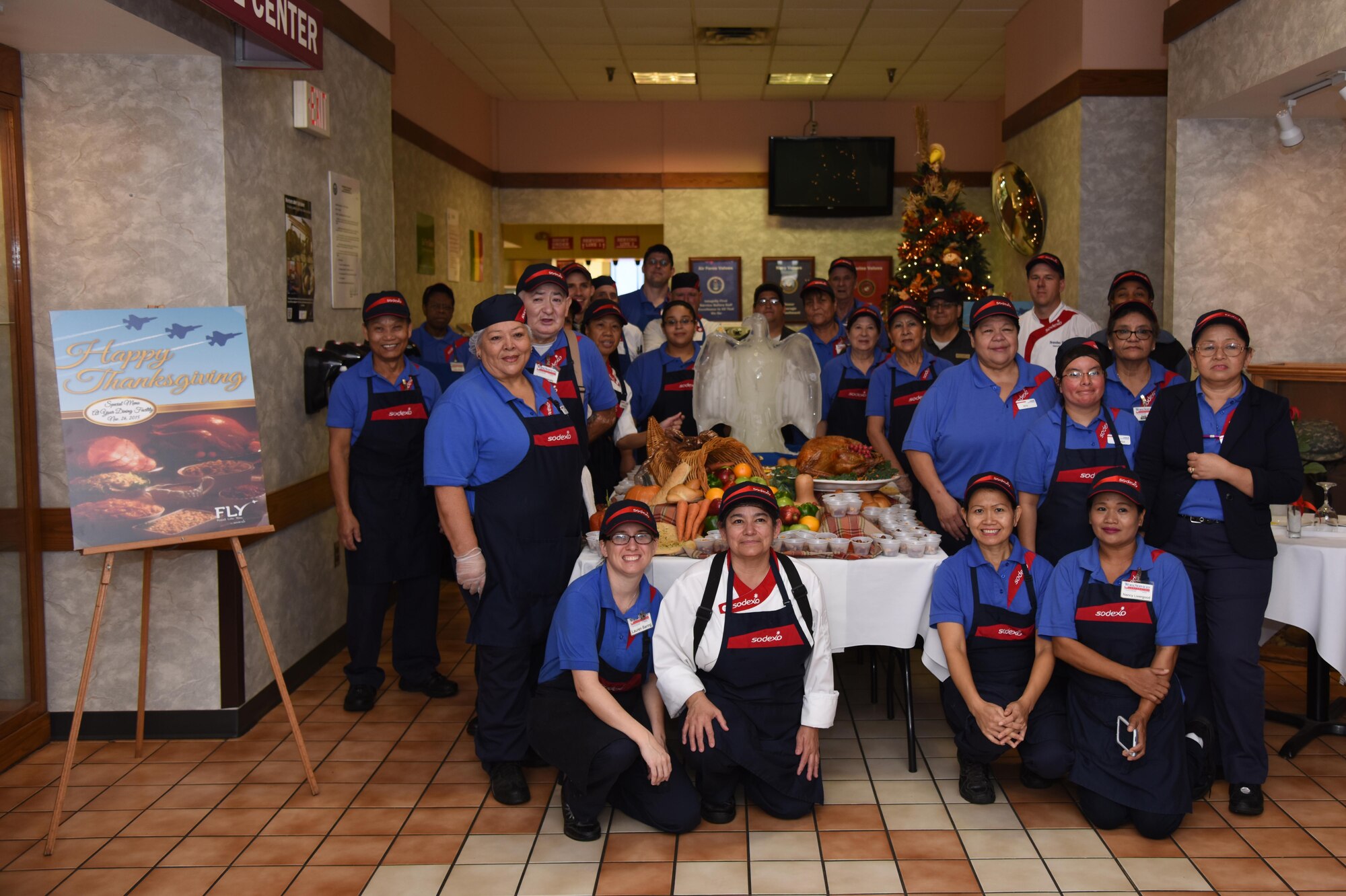Base leadership serves a Thanksgiving feast > Goodfellow Air Force Base ...