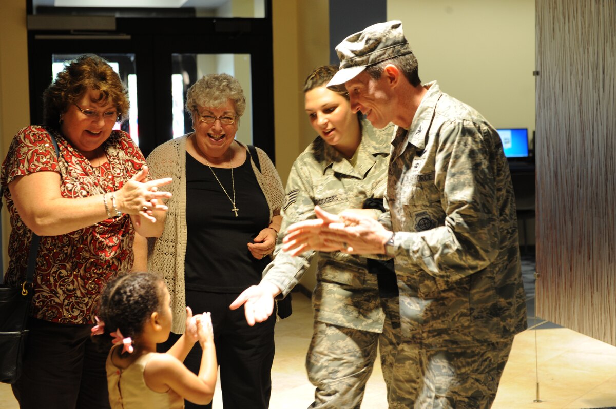 Team Moody serves up Thanksgiving day meal > Air Combat Command ...