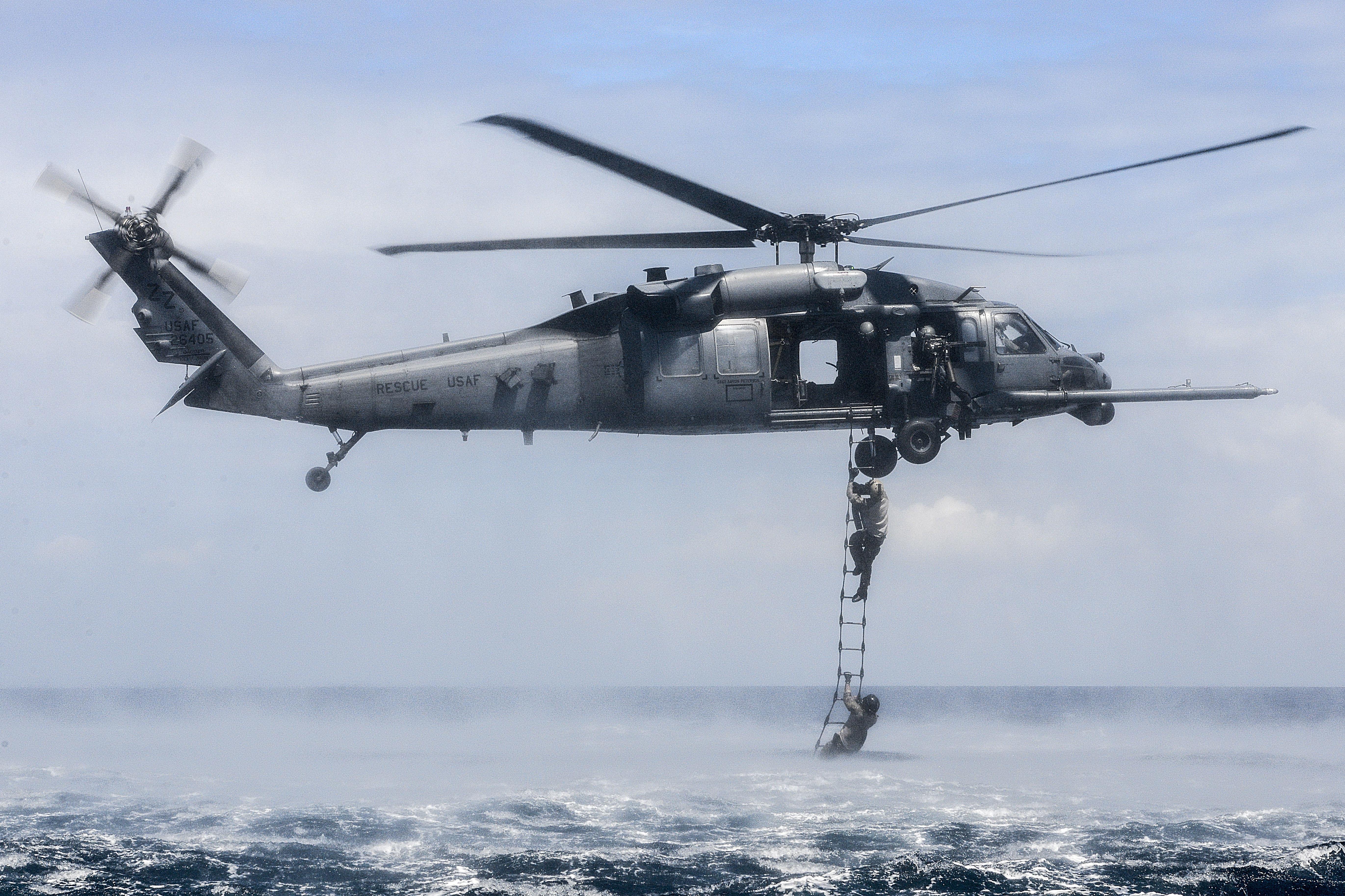 320th STS Airmen execute amphibious training