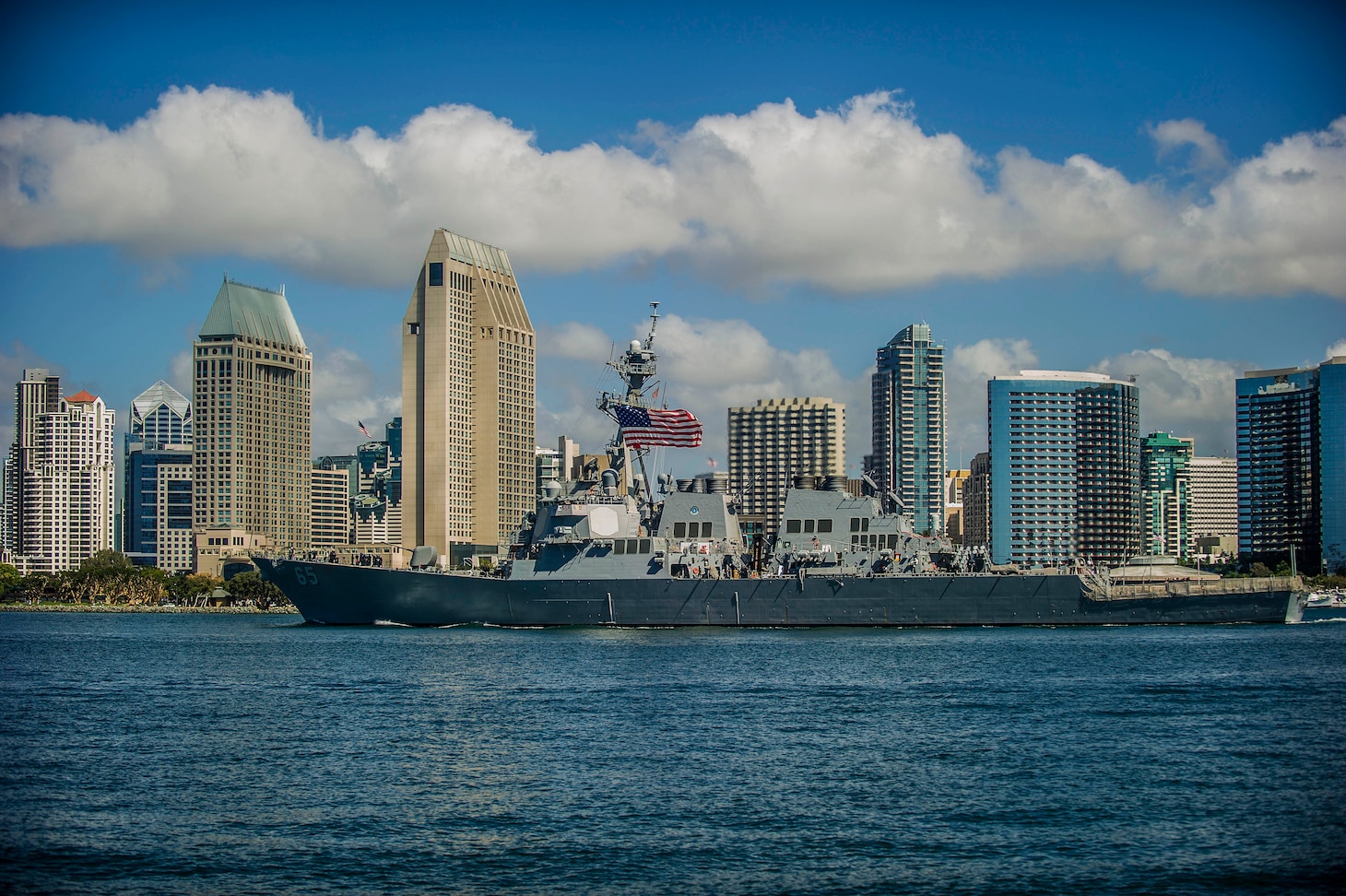 USS Benfold Departs for Forward Deployment to 7th Fleet > United States ...