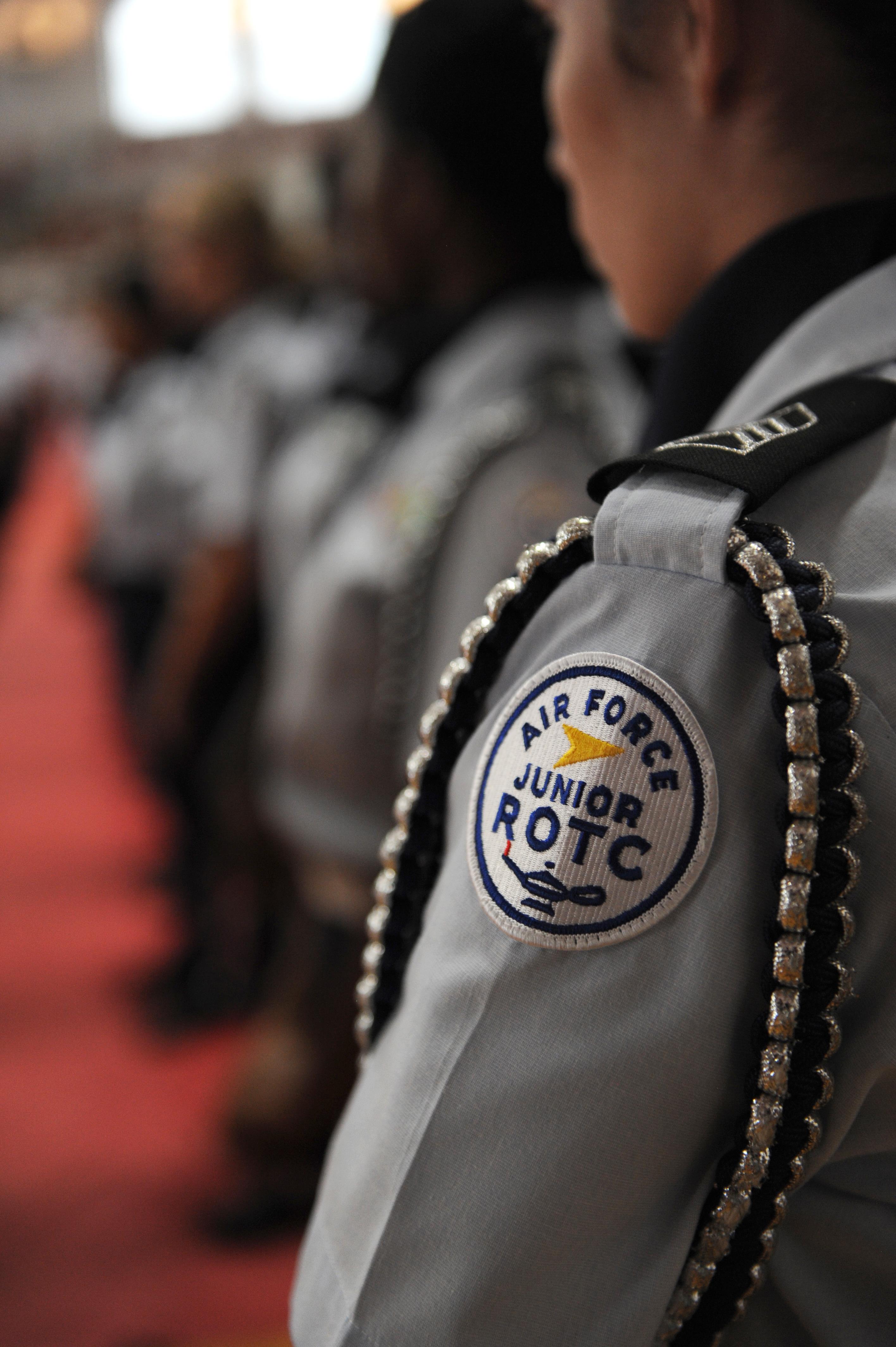Col. Solomon administers cadet oath to local Junior ROTC cadets ...