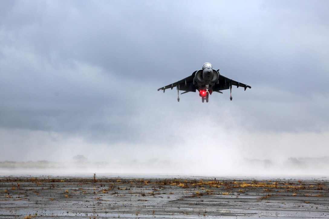 AV-8B Harrier shows off during 2015 MCAS Miramar Air Show