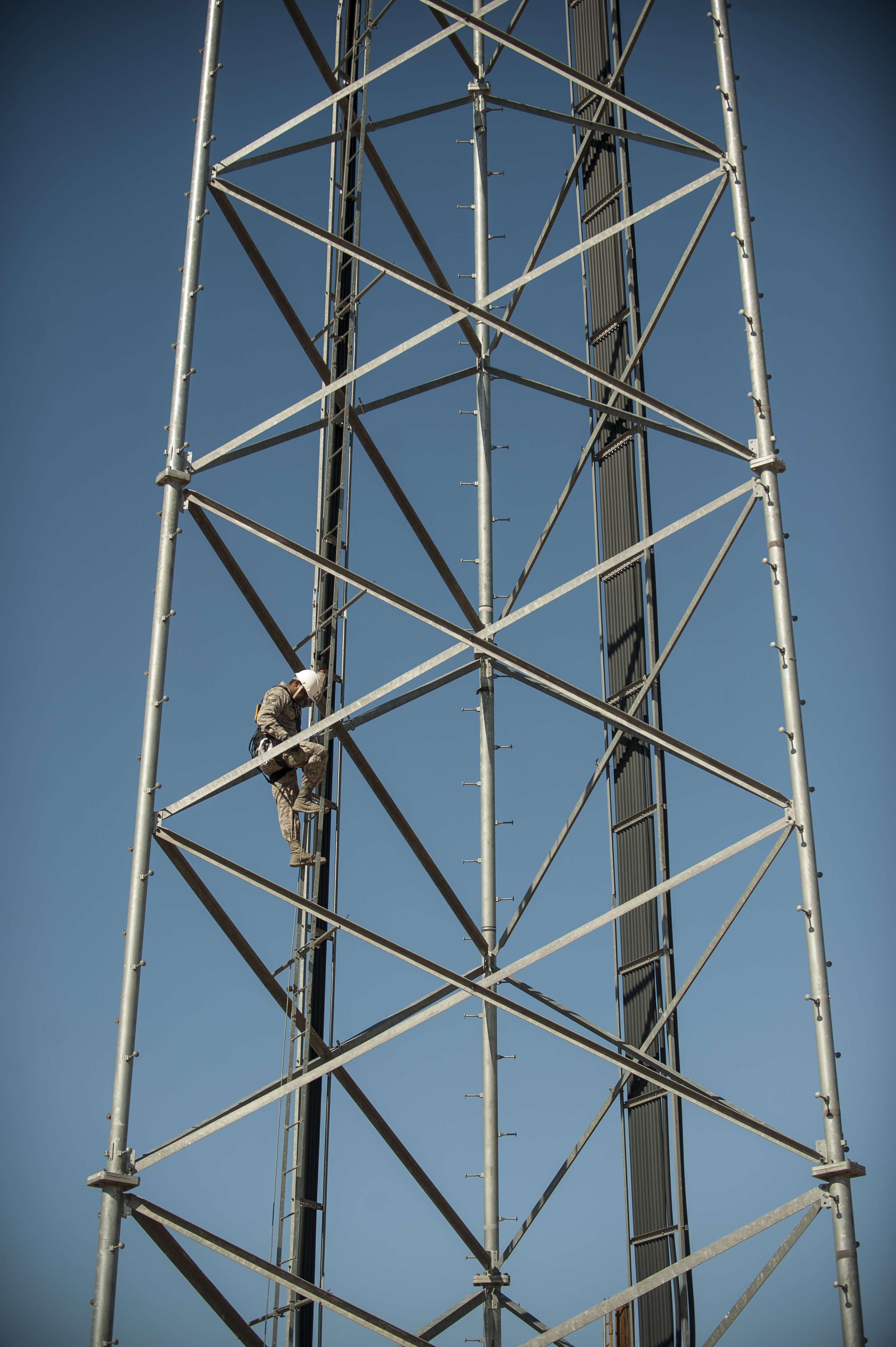Airfield systems techs keep air traffic, ground controllers connected ...