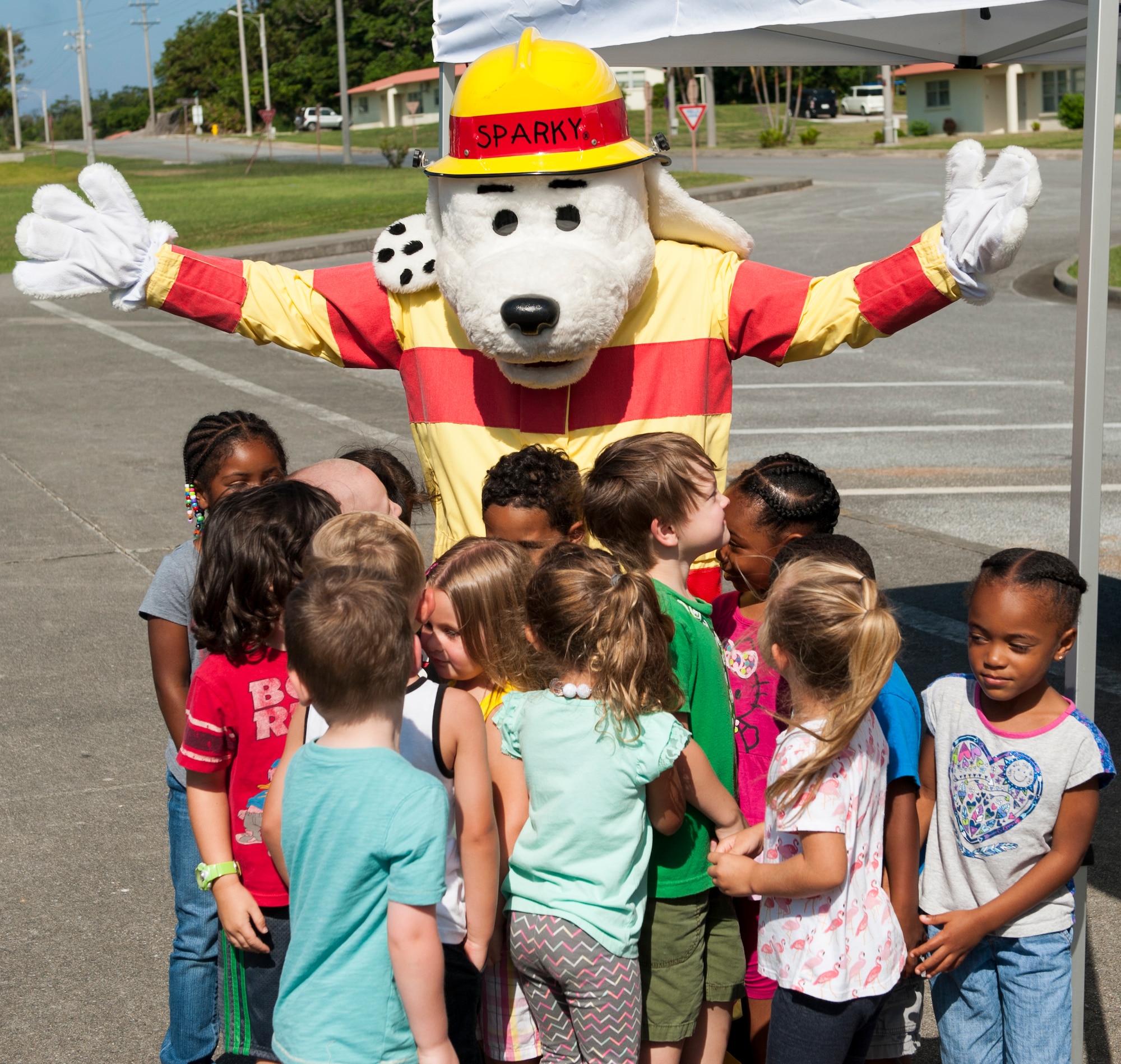 Kadena firemen educate children on fire safety > Kadena Air Base > News