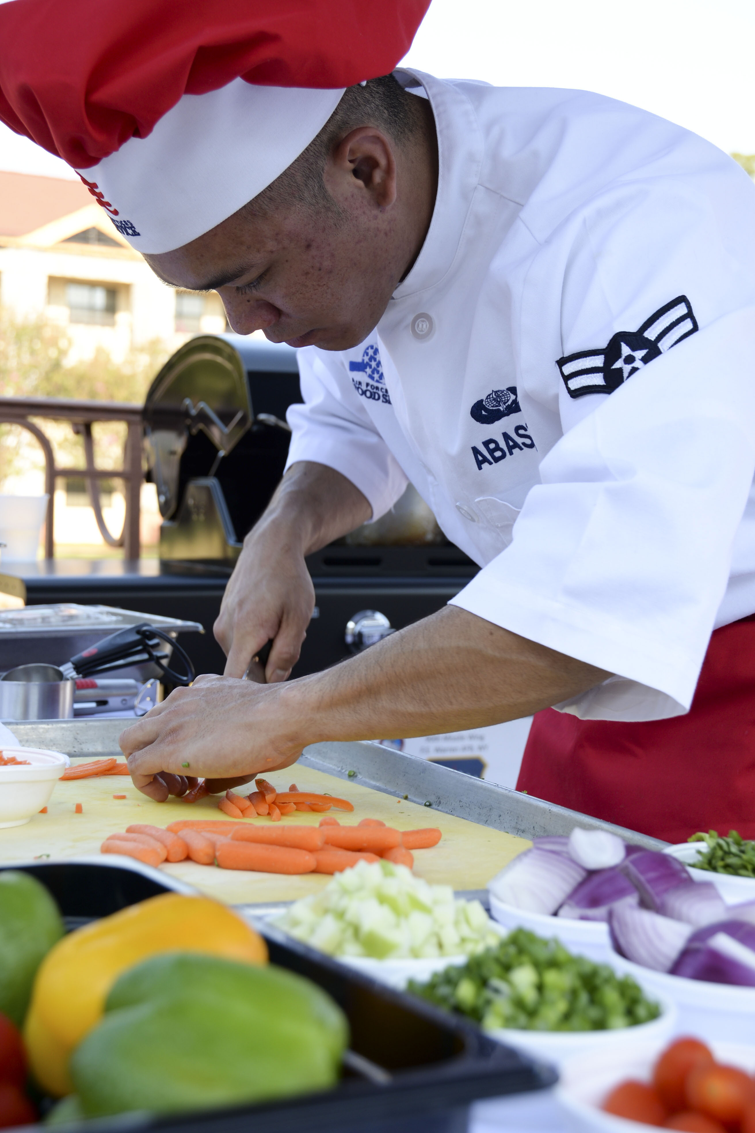 Airmen bring the heat in chef competition