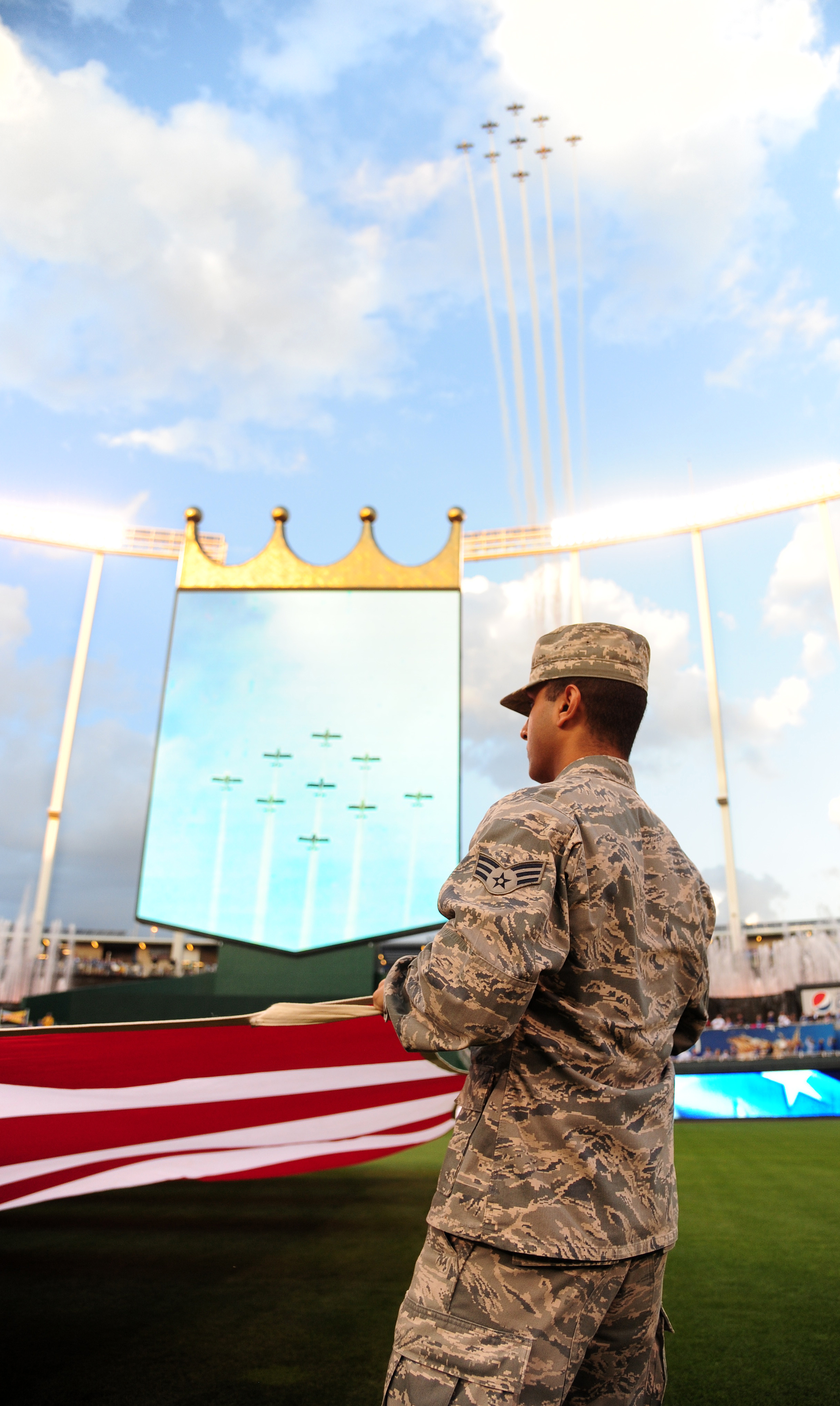 Whiteman Airmen on display during ALDS game > Whiteman Air Force Base ...