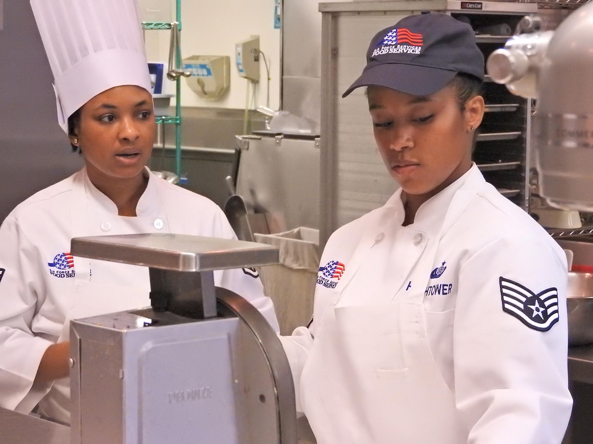 Training to please: AF cooks take food service to next level > Air ...