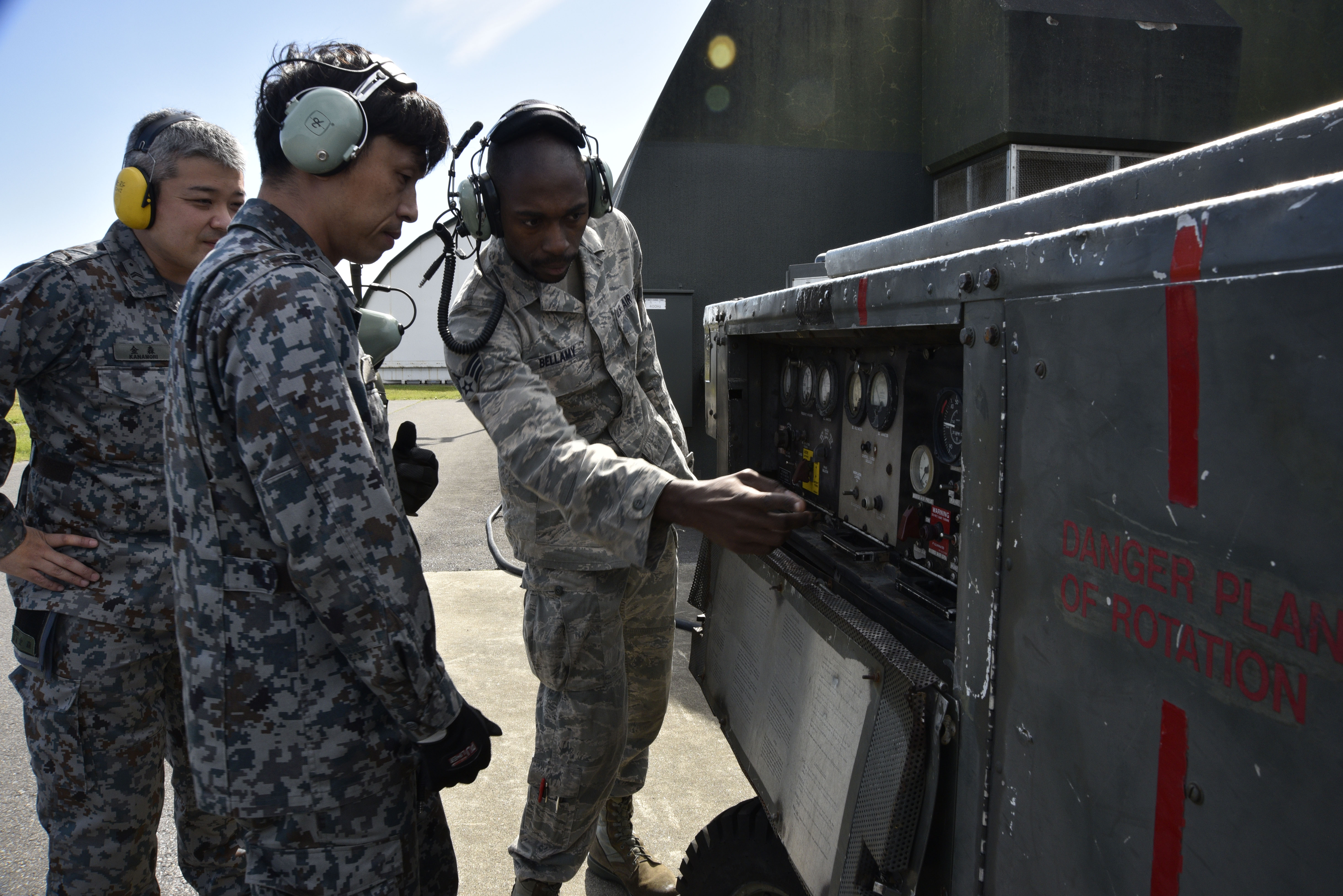 USAF, JASDF maintainers join forces hand-in-hand